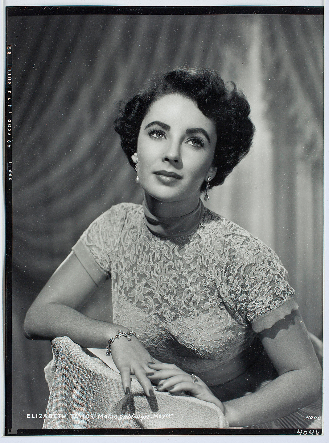 CLARENCE SINCLAIR BULL, fotografier, 2 st, bär sign a tergo. - Bukowskis