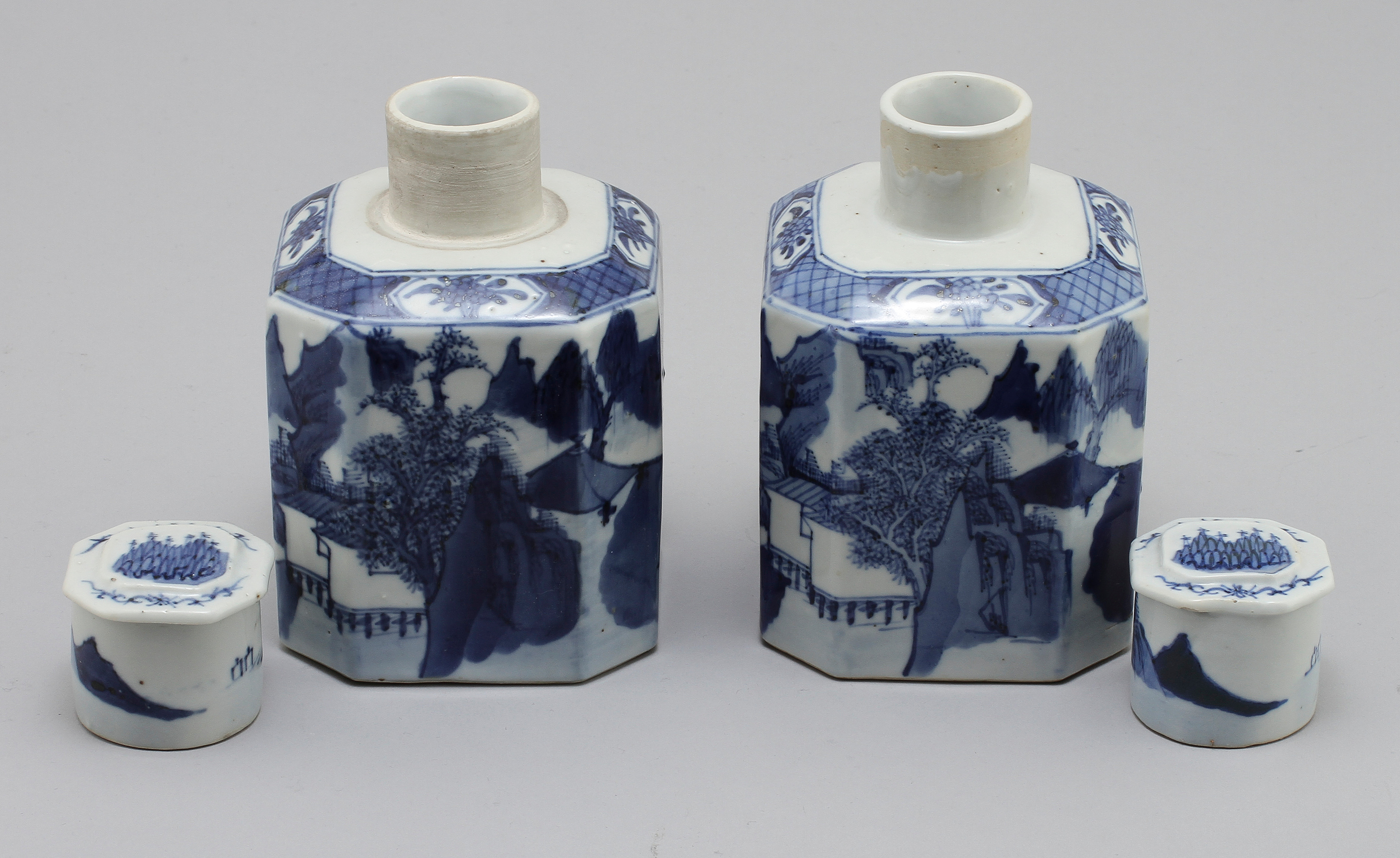 BURKAR MED LOCK, porslin, Kina, 1800-tal. - Bukowskis