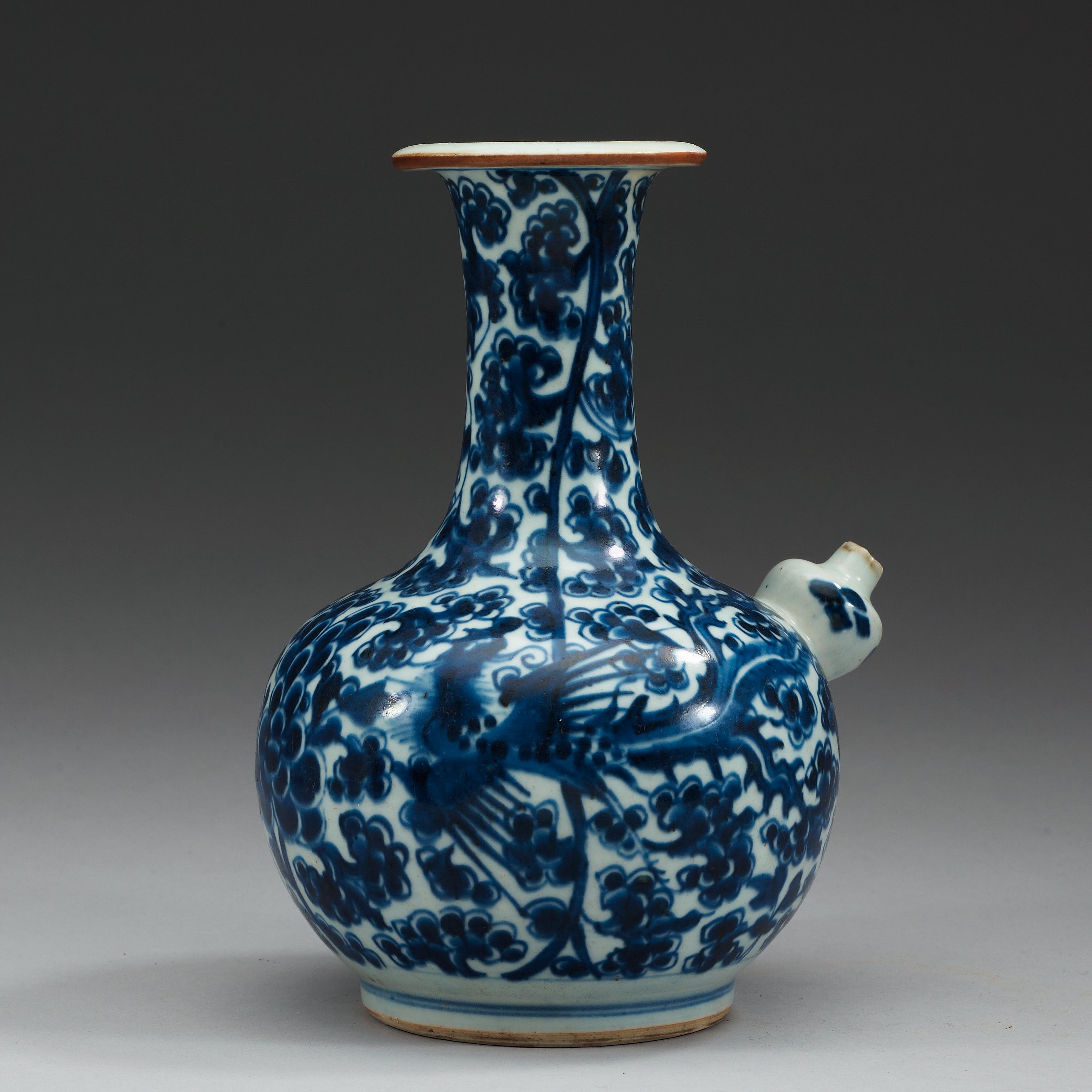A blue and white kendi, Qing dynasty, early 18th Century. - Bukowskis