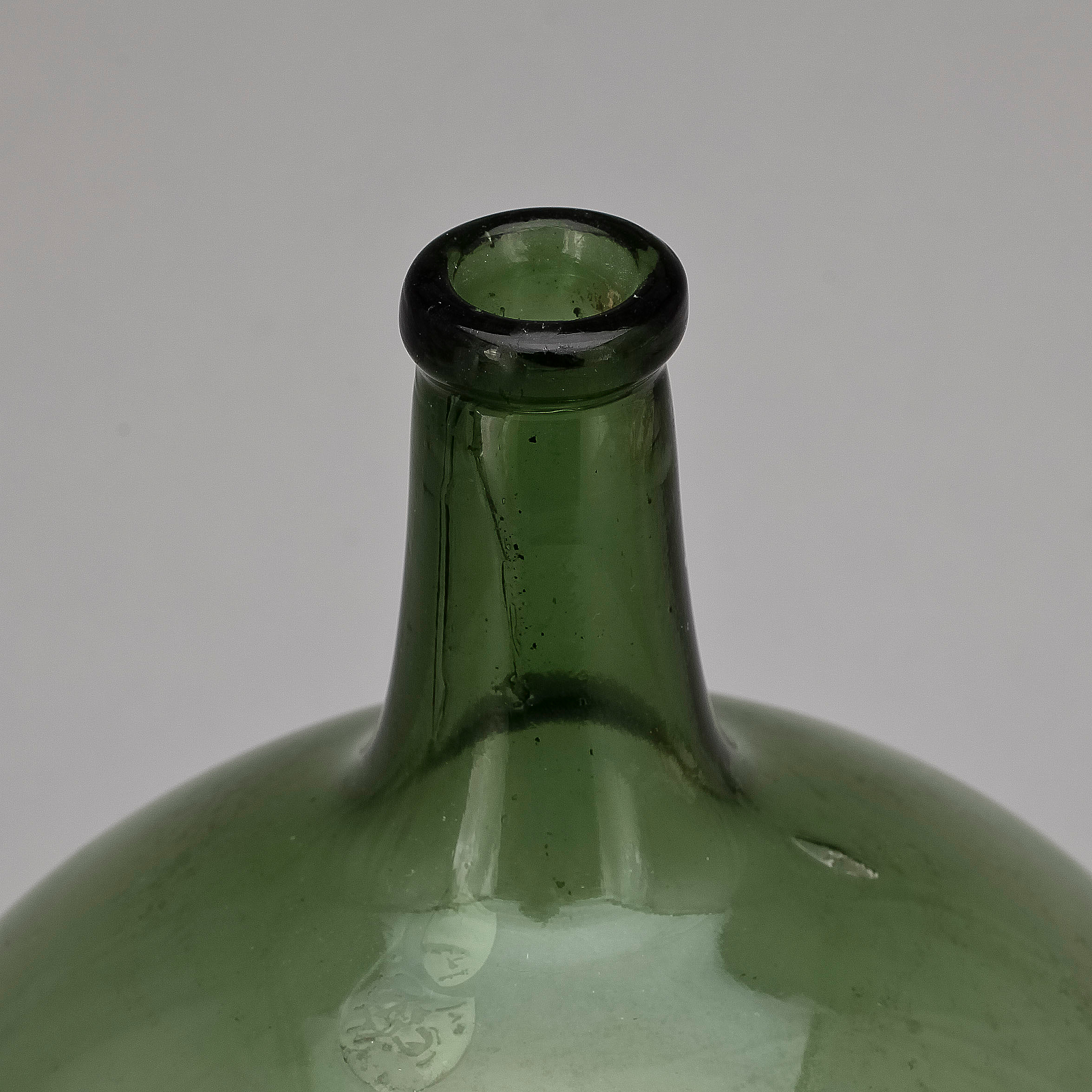FLASKA, glas, 1700/1800-tal. - Bukowskis