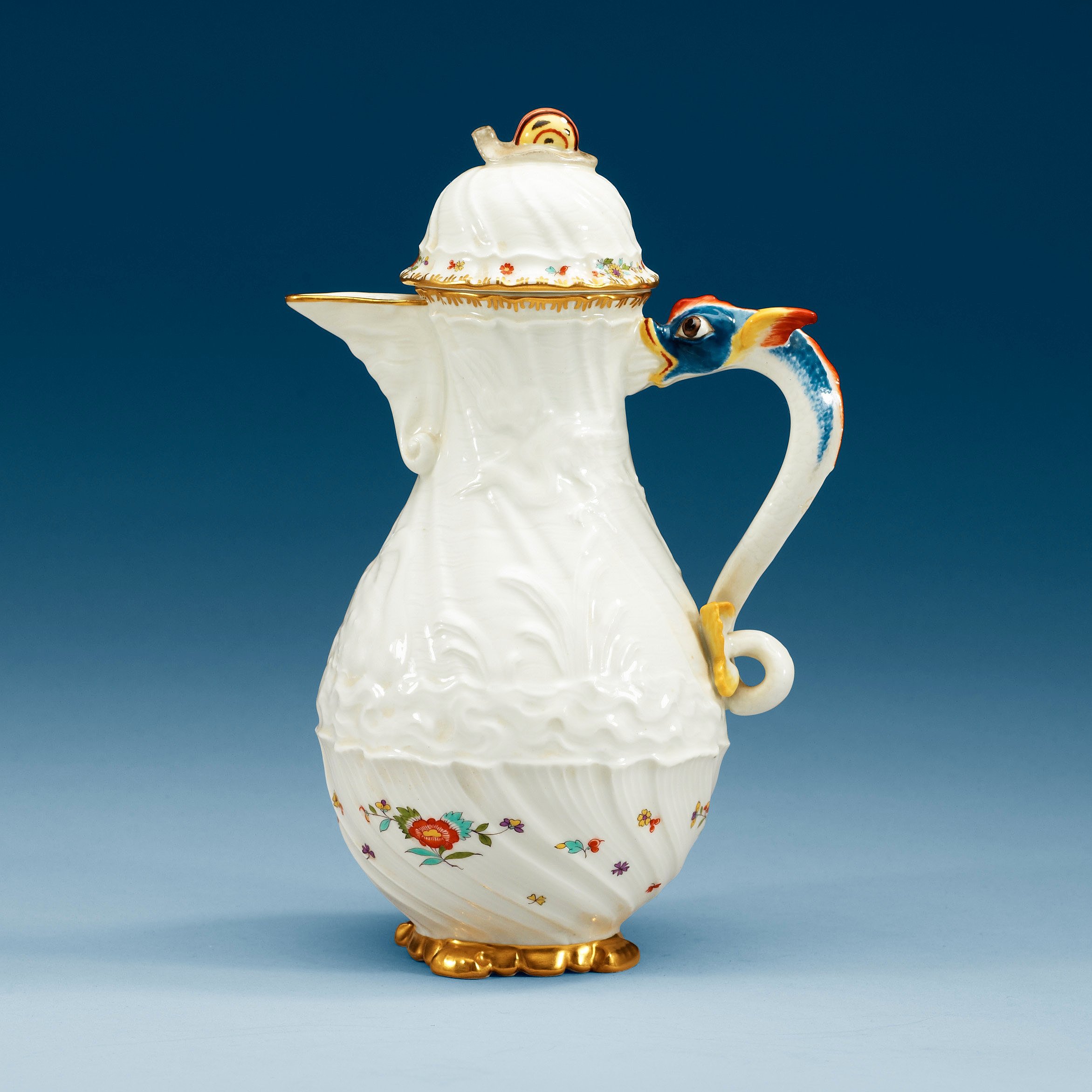 A Meissen teapot with cover, 20th Century. - Bukowskis