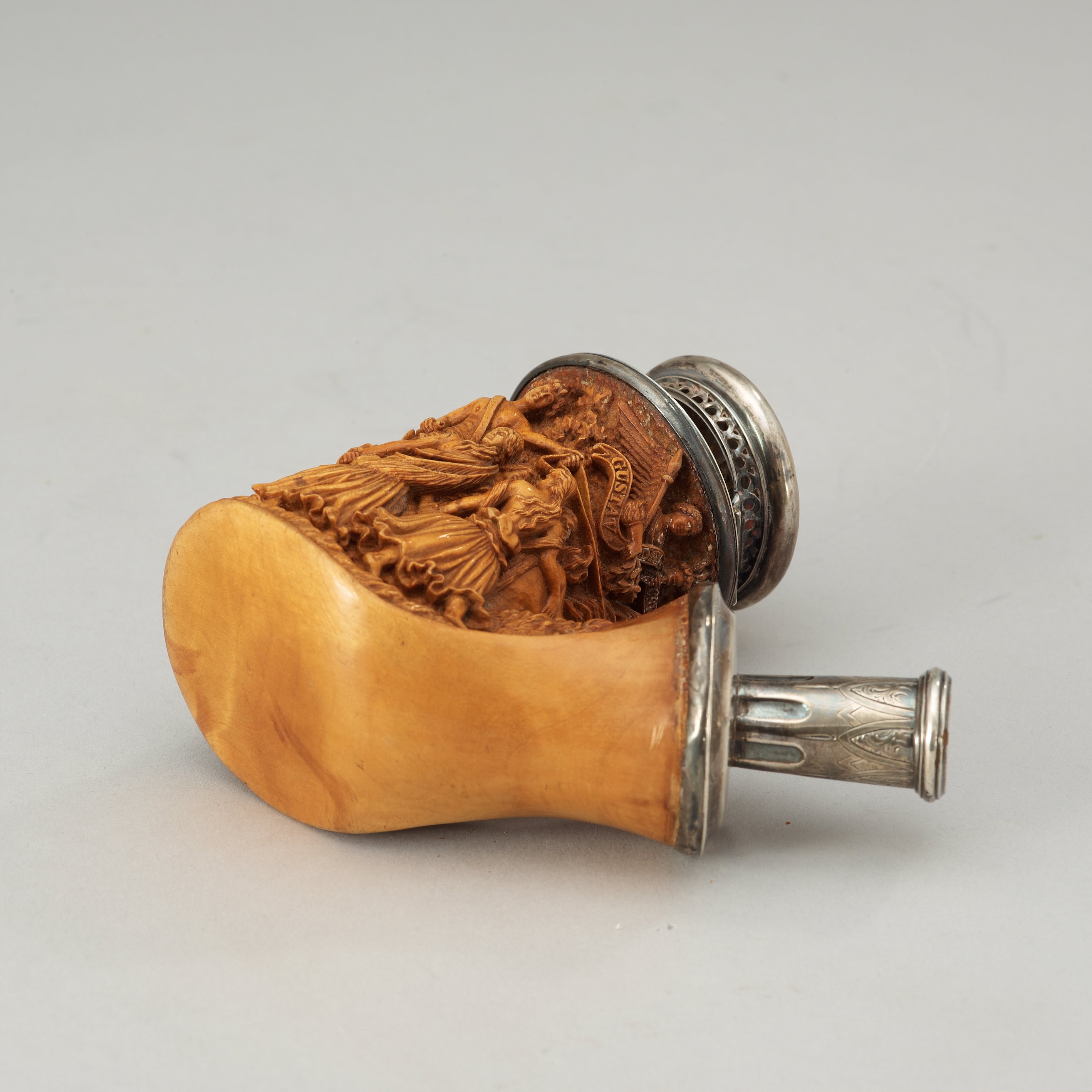 A Swedish birch carved pipe bowl by S.Isberg (not signed) dated 1856 ...