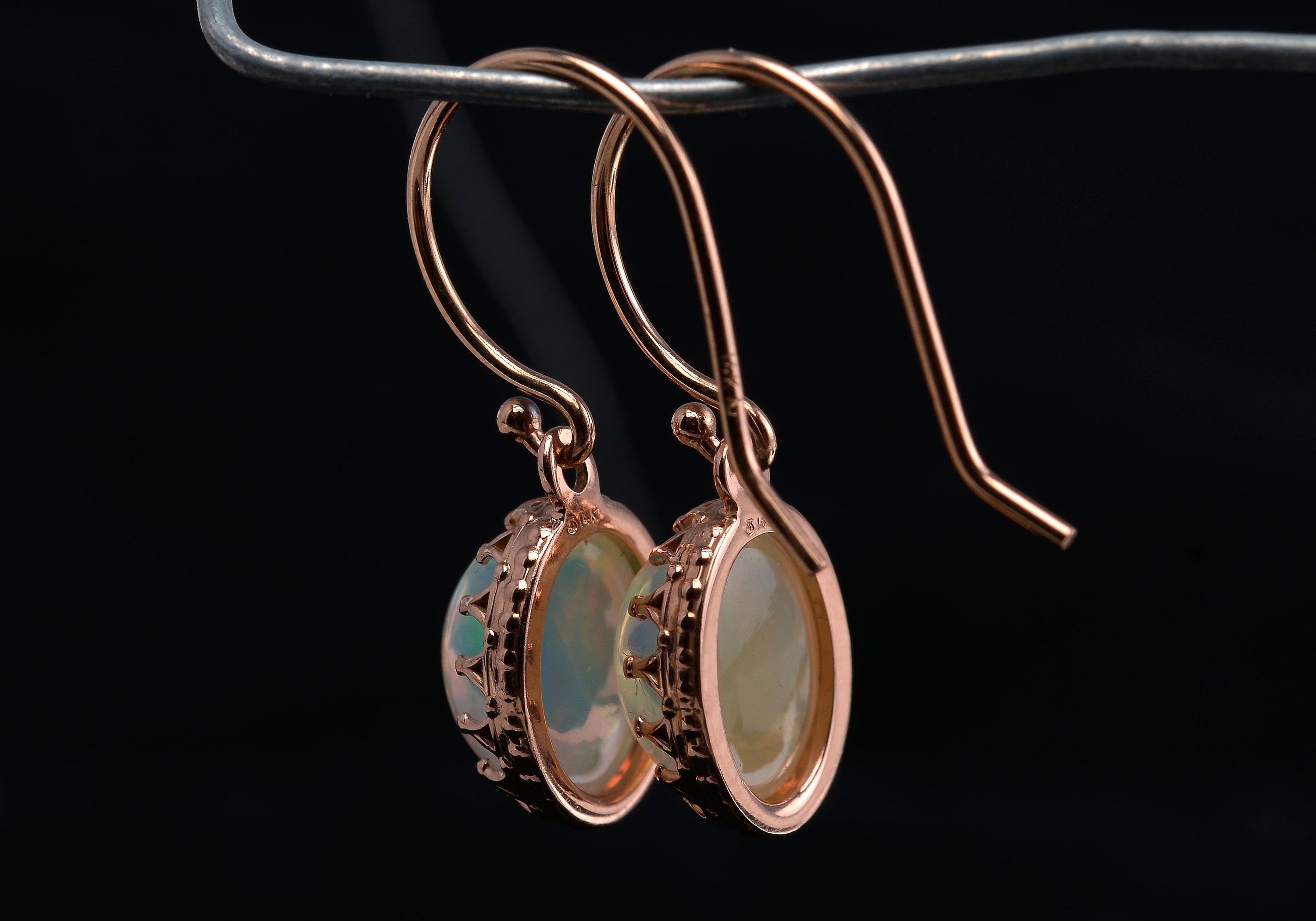 ÖRHÄNGEN, Etiopiska opaler 3.42 ct. 14K rosa guld. - Bukowskis