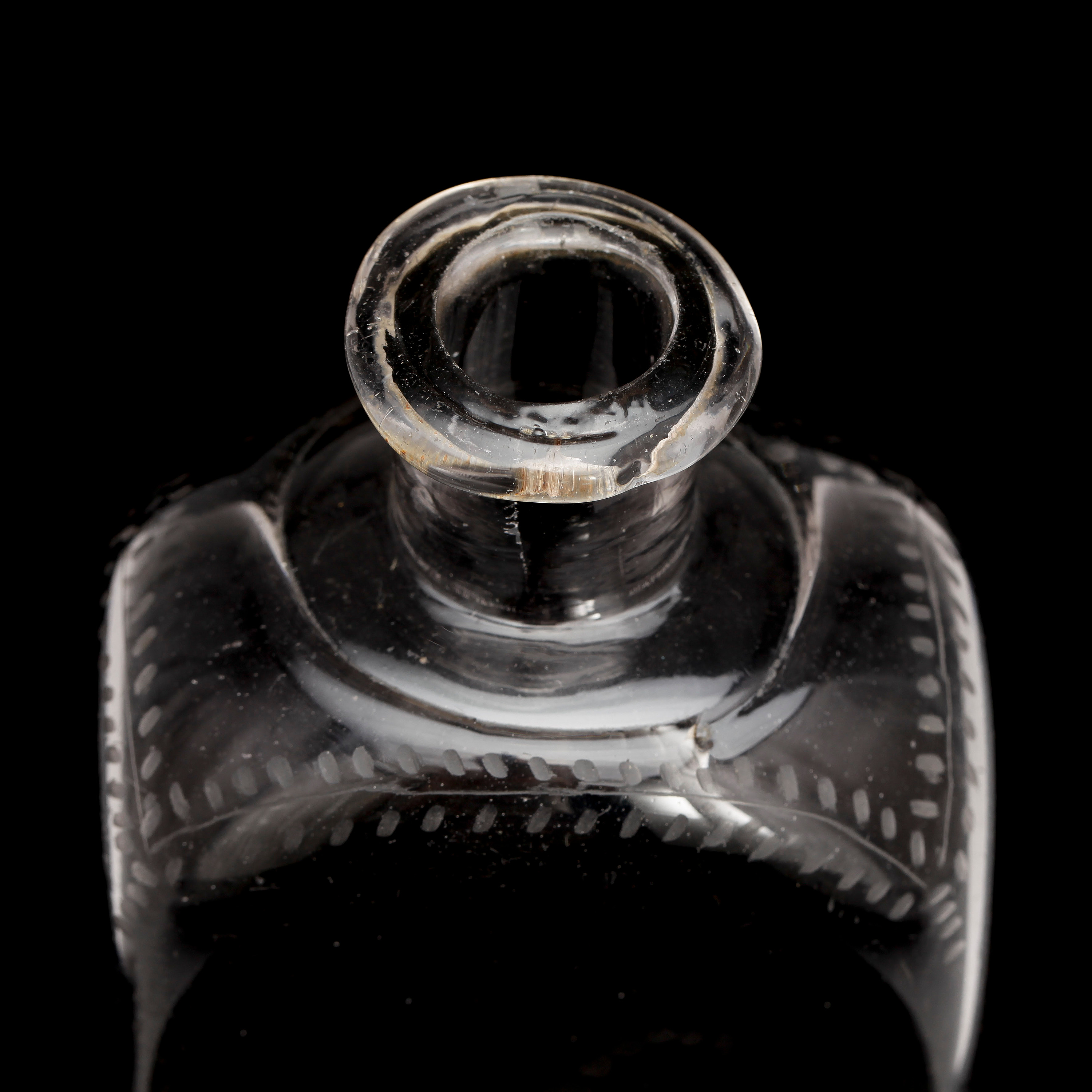 FLASKA, glas, troligen 1700-tal. - Bukowskis