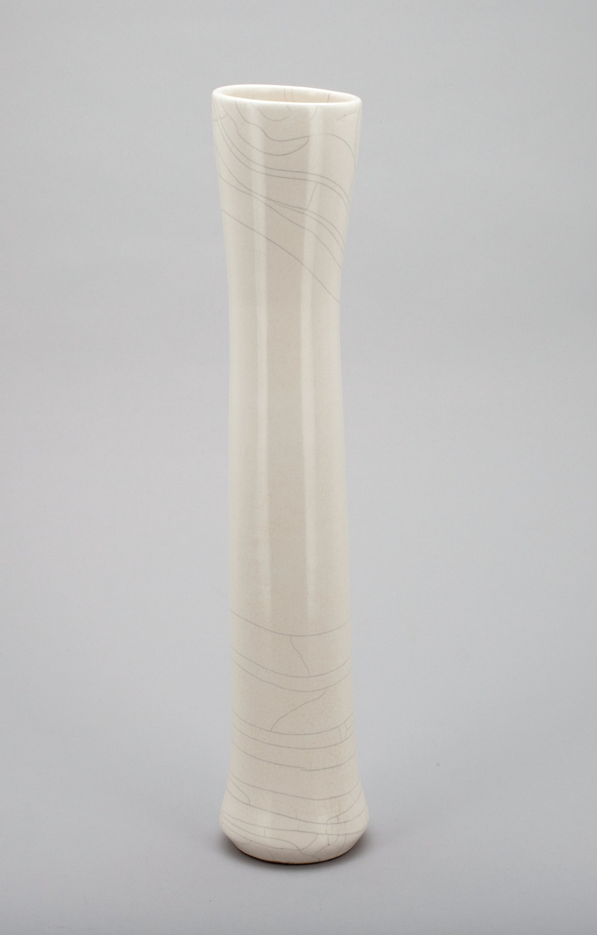 Toini Muona, A CERAMIC VASE. - Bukowskis