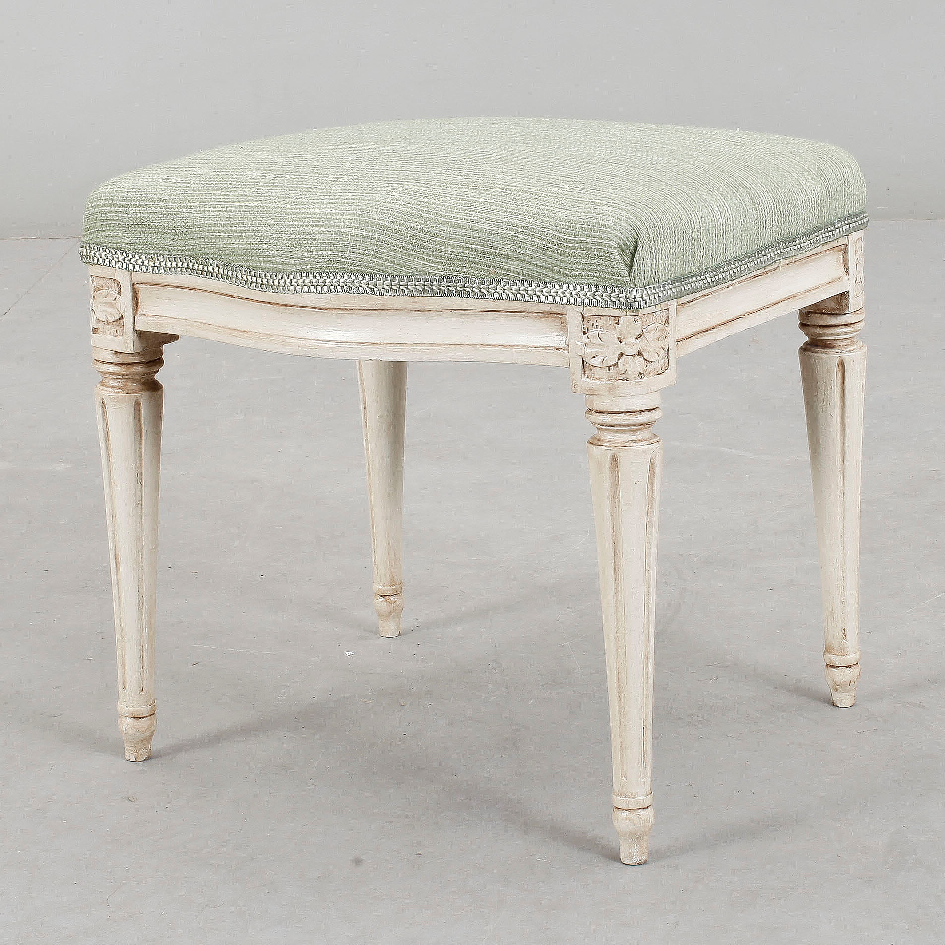 TABURETTE, Gustaviansk, 1700-talets andra hälft. - Bukowskis