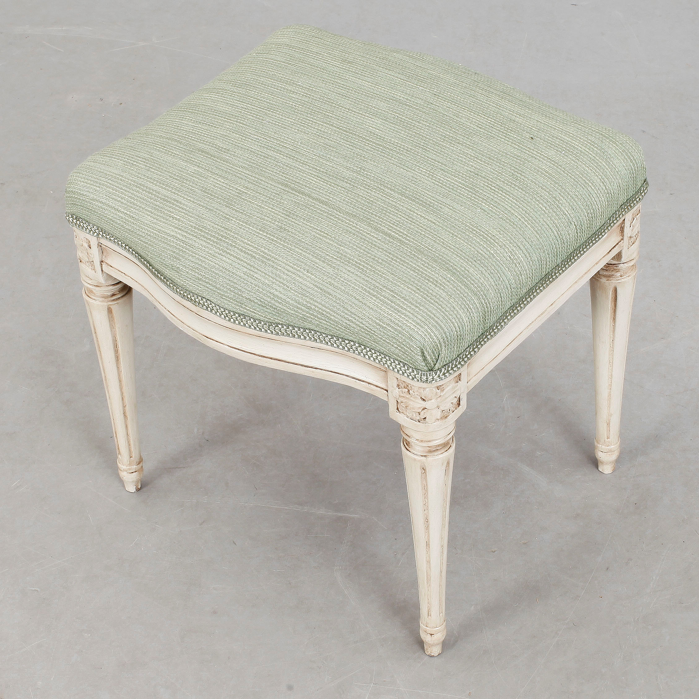 TABURETTE, Gustaviansk, 1700-talets andra hälft. - Bukowskis