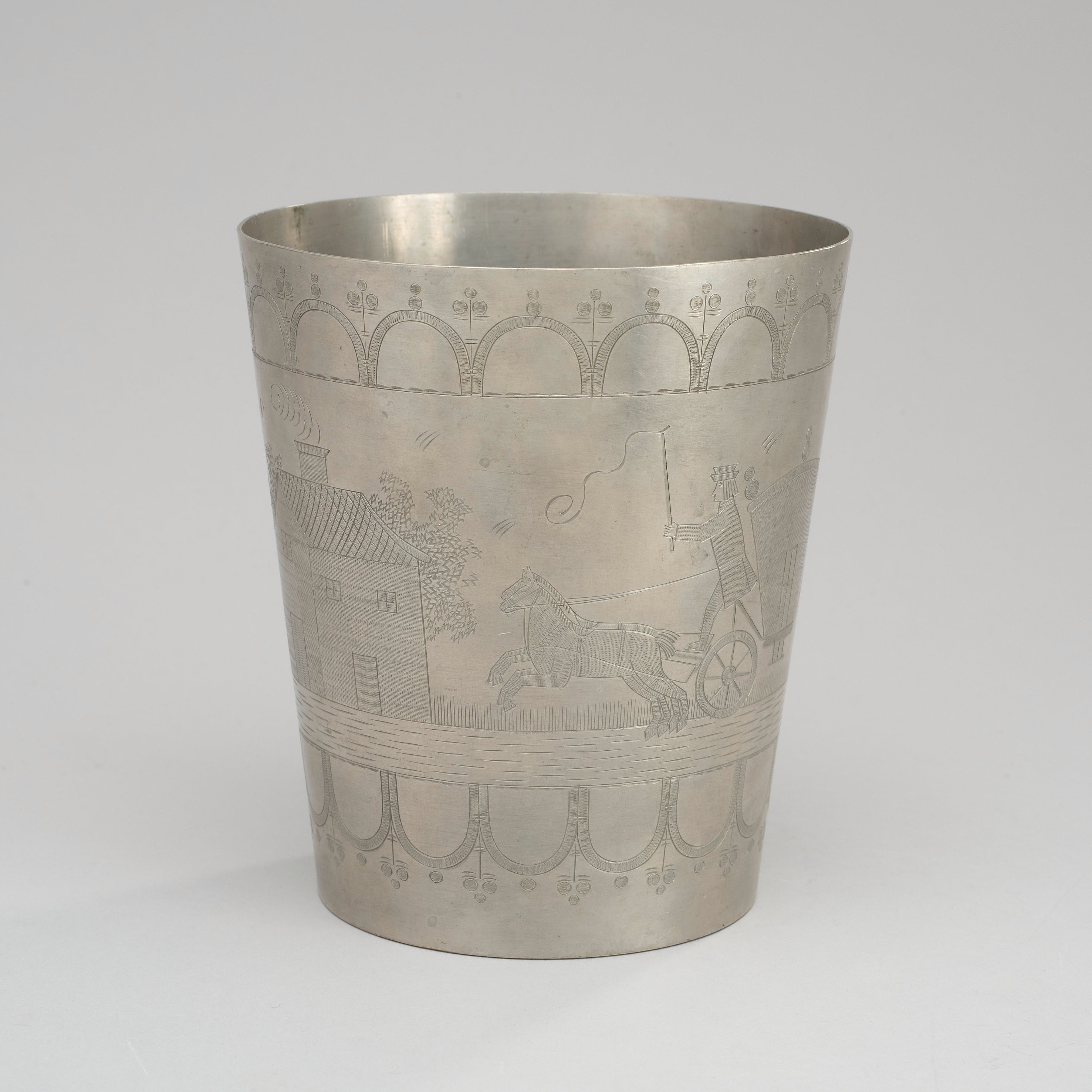 A Svenskt Tenn engraved pewter cup, Stockholm 1943, model 1010. - Bukowskis