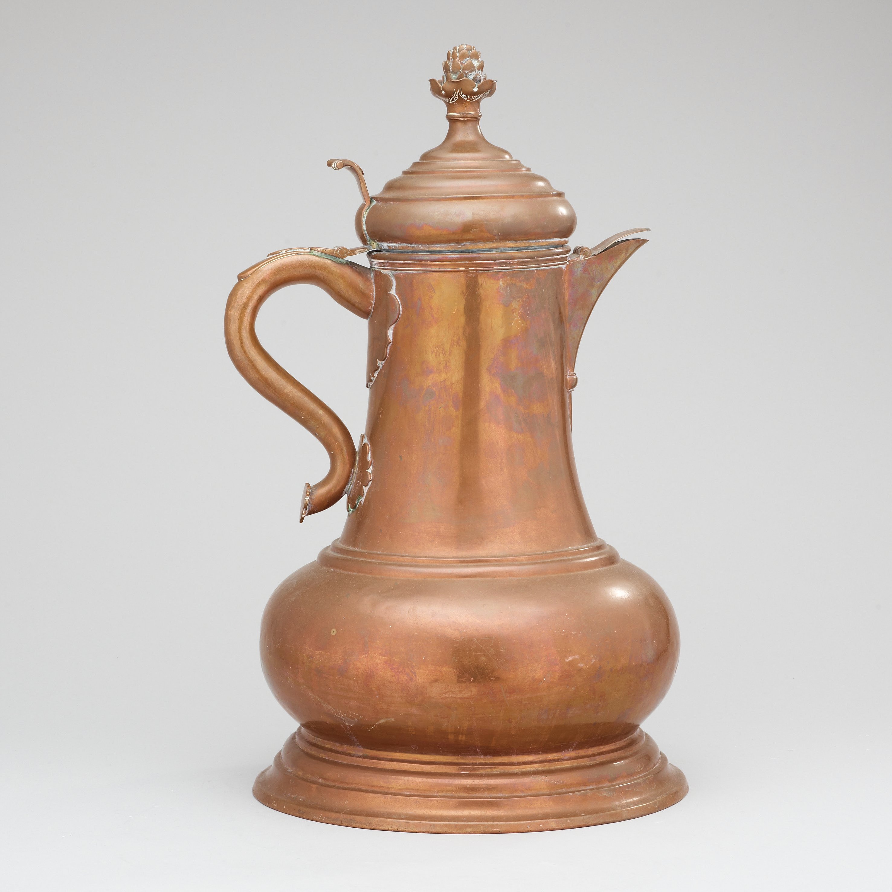 An 18th century copper tankard, presumably German. - Bukowskis