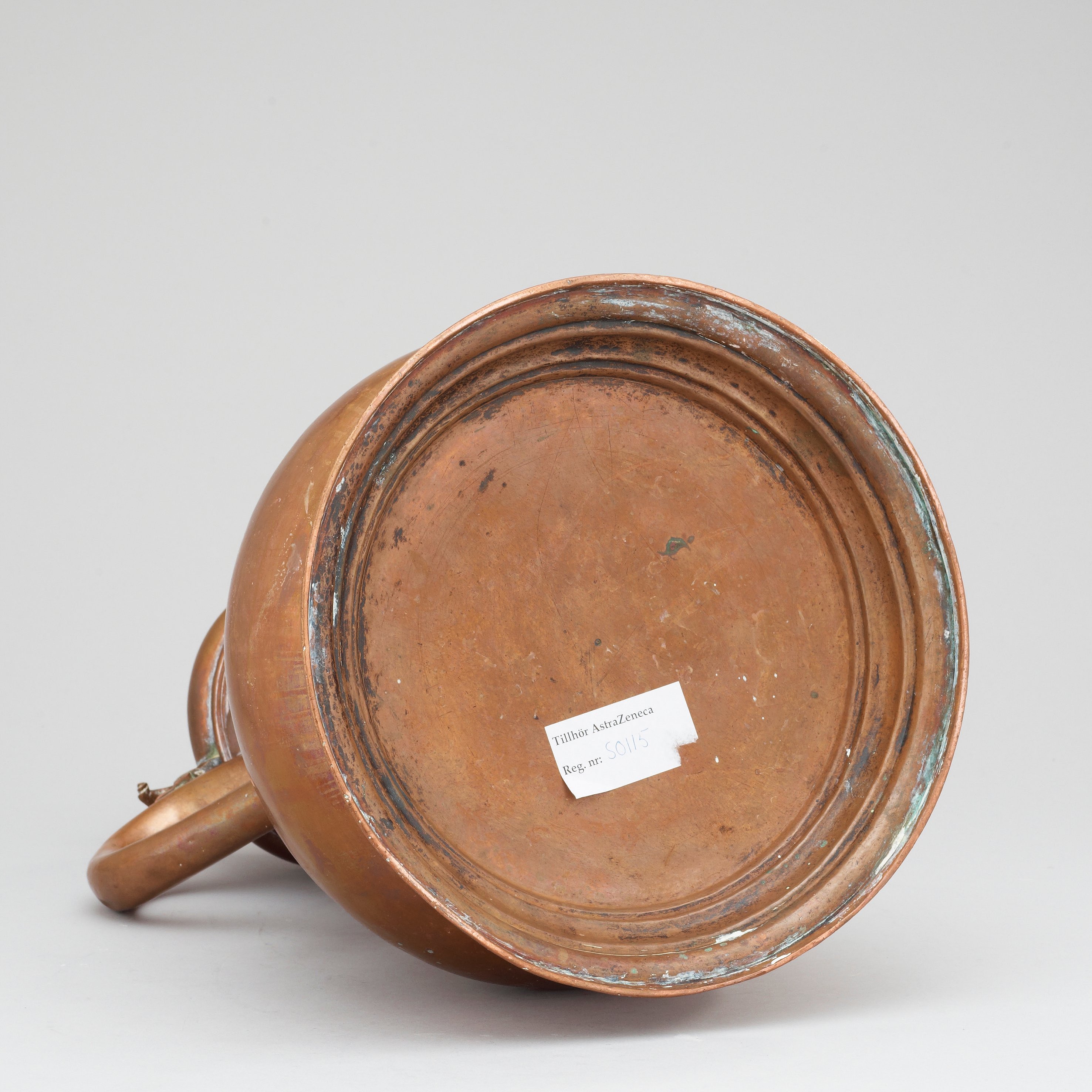 An 18th century copper tankard, presumably German. - Bukowskis