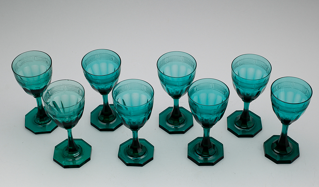 VINGLAS, 8 st, grönt glas, Reijmyre. - Bukowskis