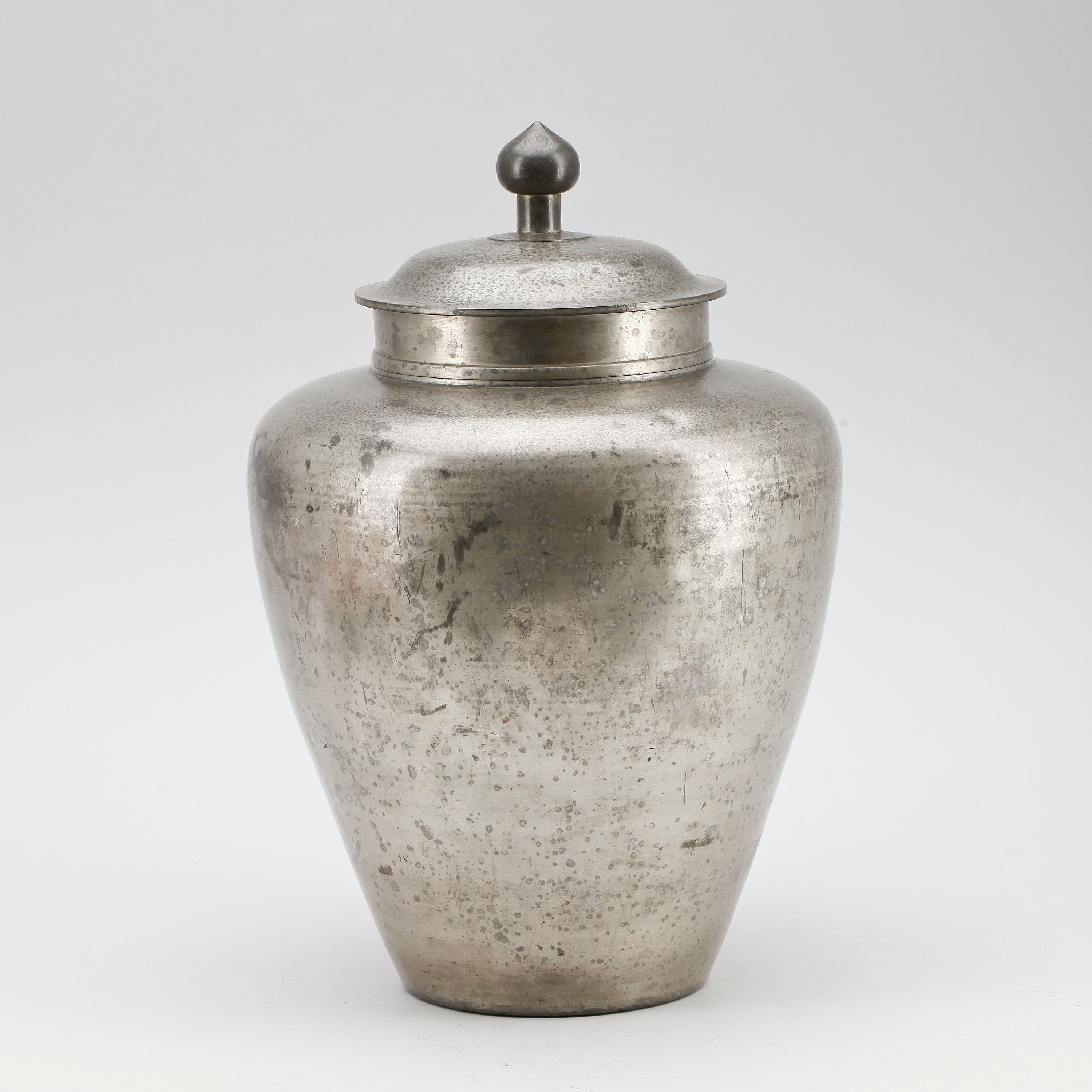 URNA med LOCK, tenn, Japan, runt sekelskiftet 1900. - Bukowskis