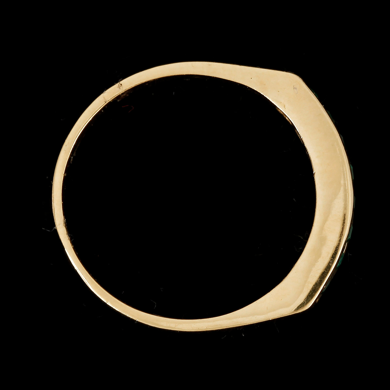 RING, 18k guld med små smaragder. Vikt 3g. - Bukowskis