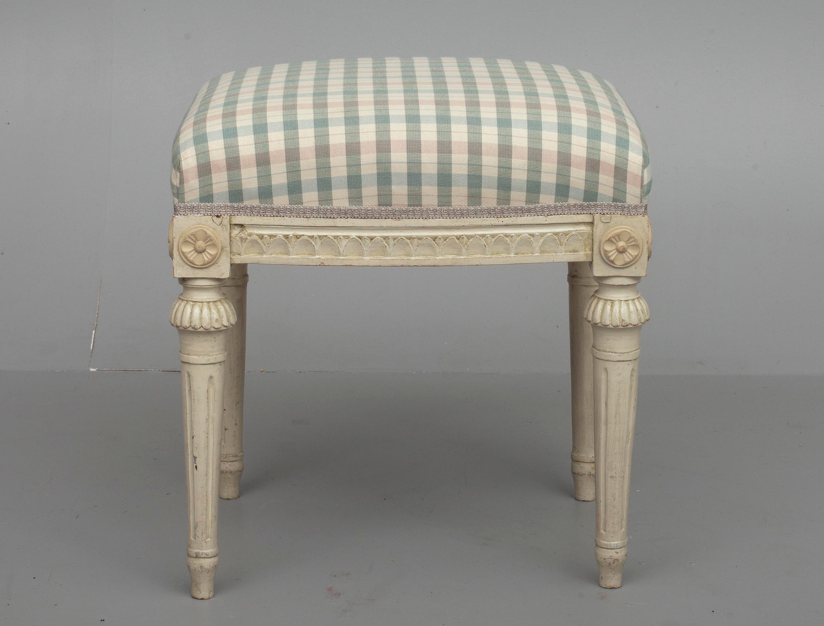 TABURETT, gustaviansk. - Bukowskis