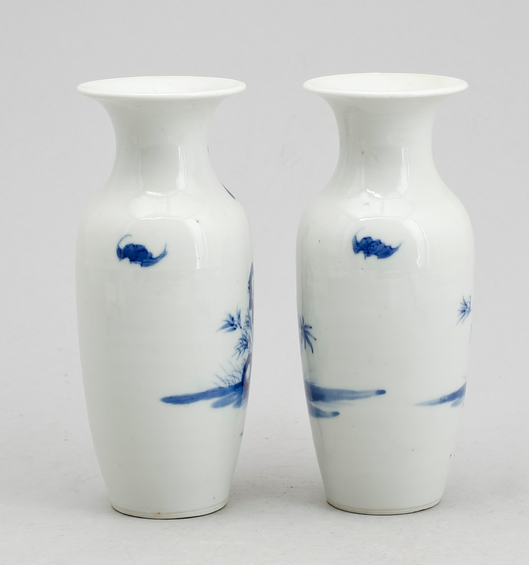 VASER, 1 par, porslin, Kina, 1800-/1900-tal. - Bukowskis