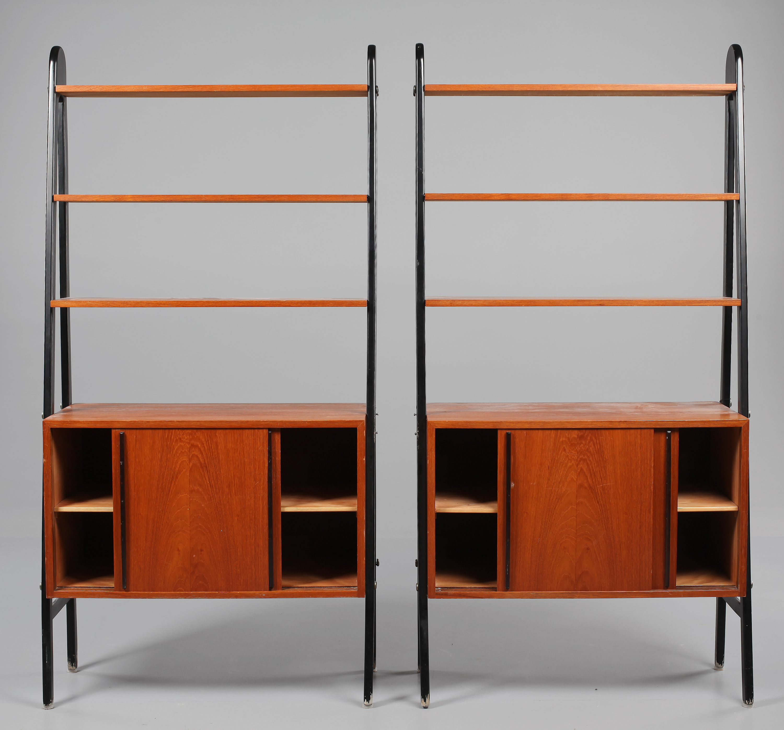 BOKHYLLOR, ett par, 1950/60-tal. - Bukowskis