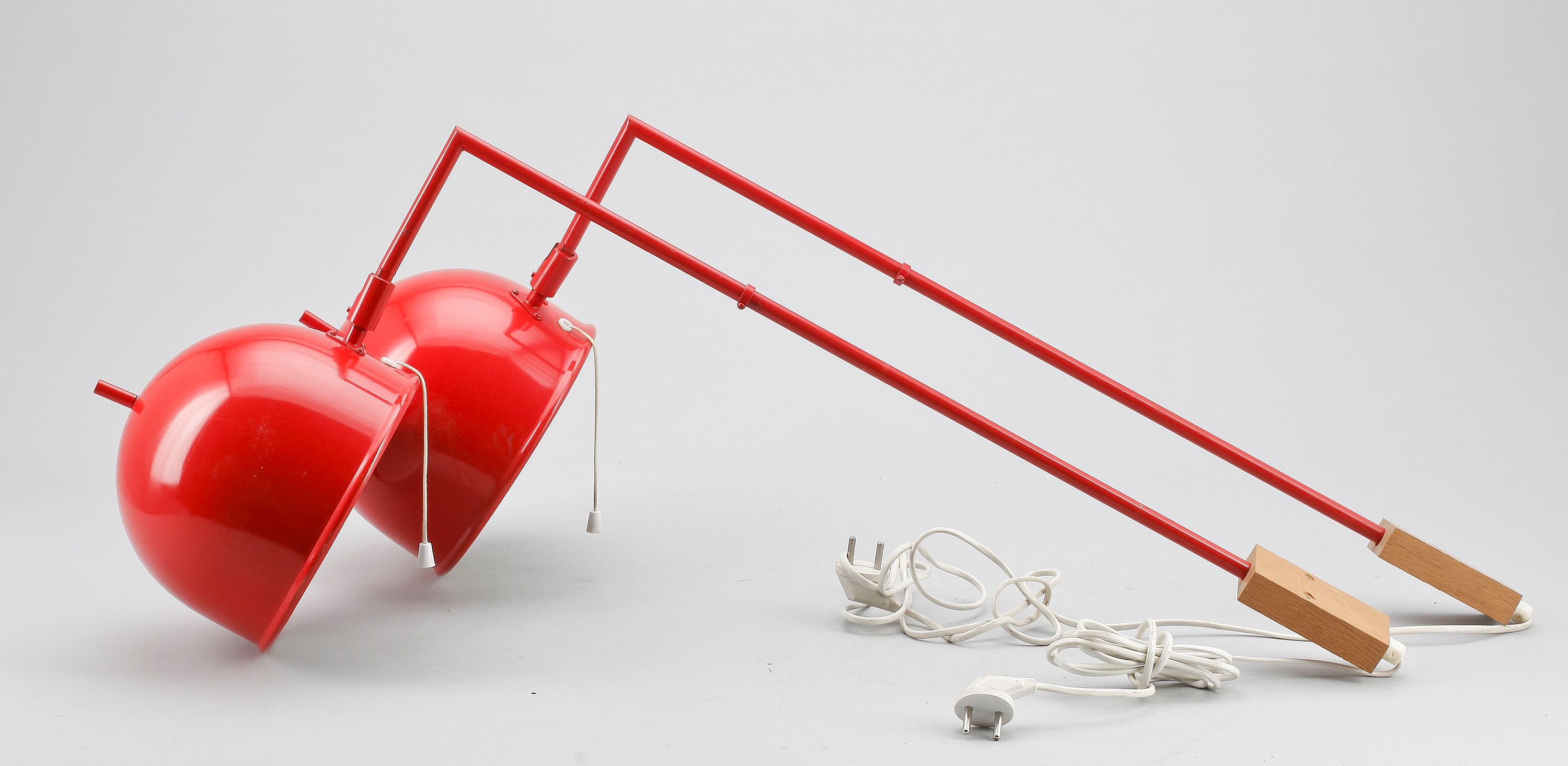 VÄGGLAMPOR, ett par, OMI, 1970-tal. - Bukowskis