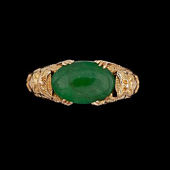 A Chinese jade ring. - Bukowskis