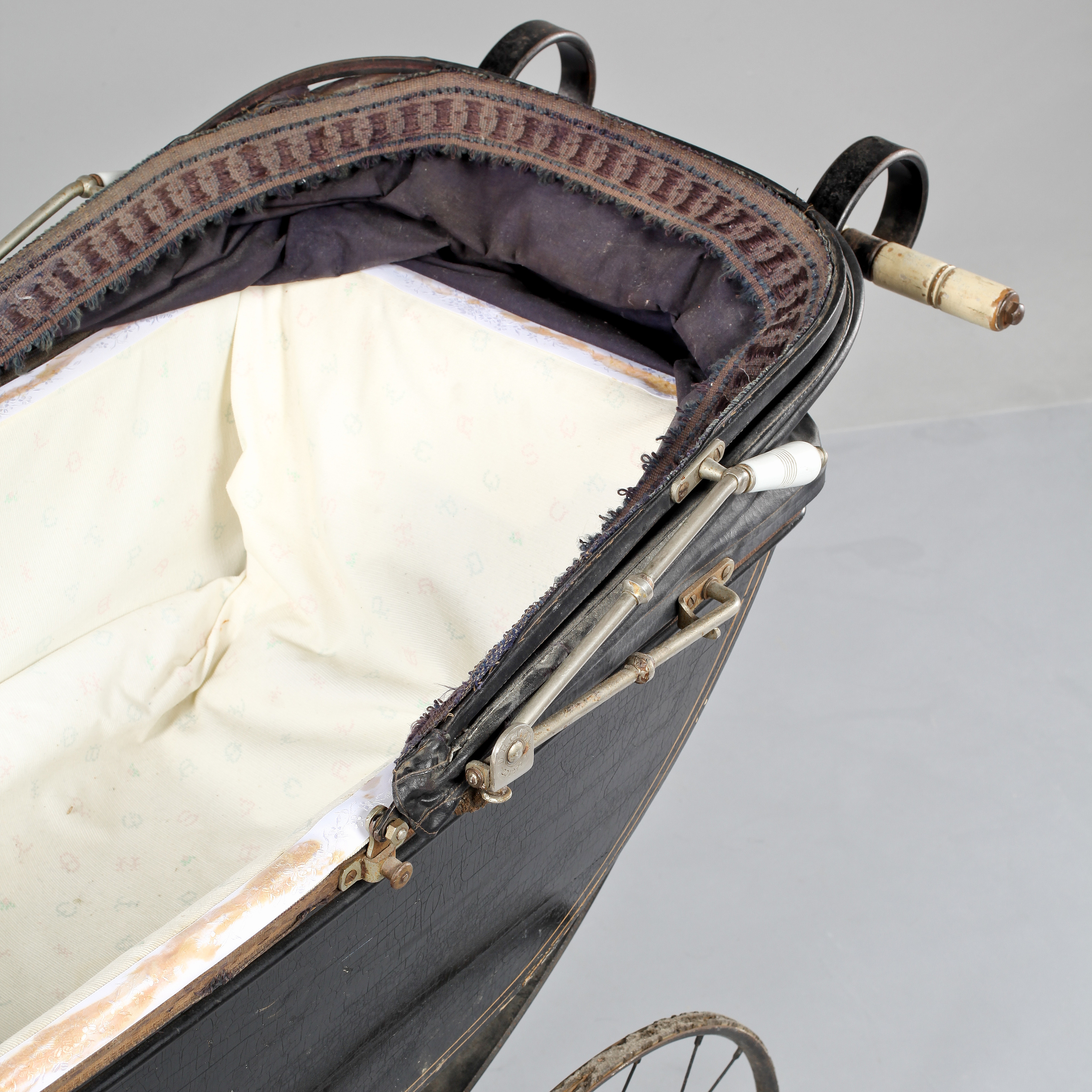 BARNVAGN, Bröderna Lindstrand, tidigt 1900-tal. - Bukowskis