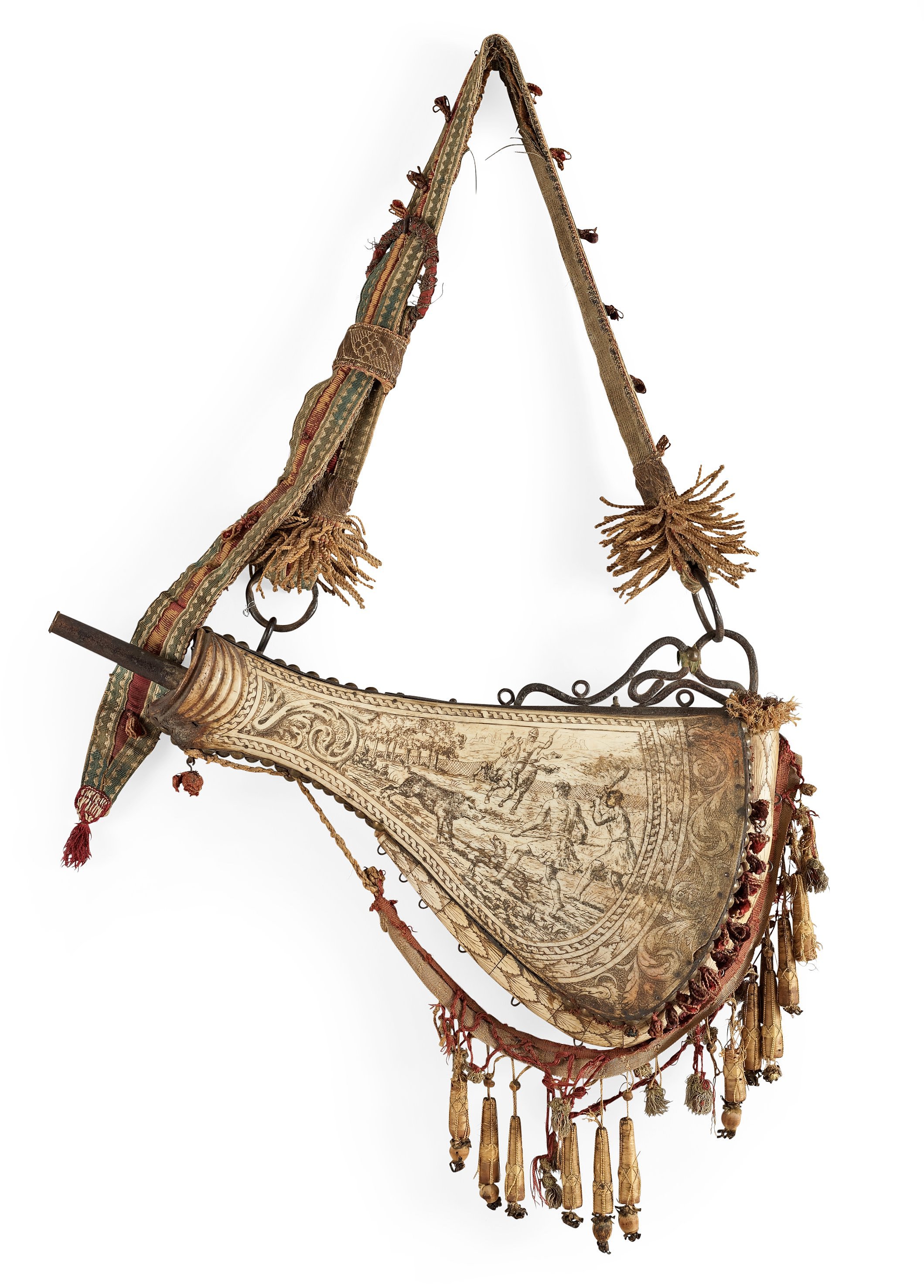 A German 19th century baroque style powder horn. - Bukowskis