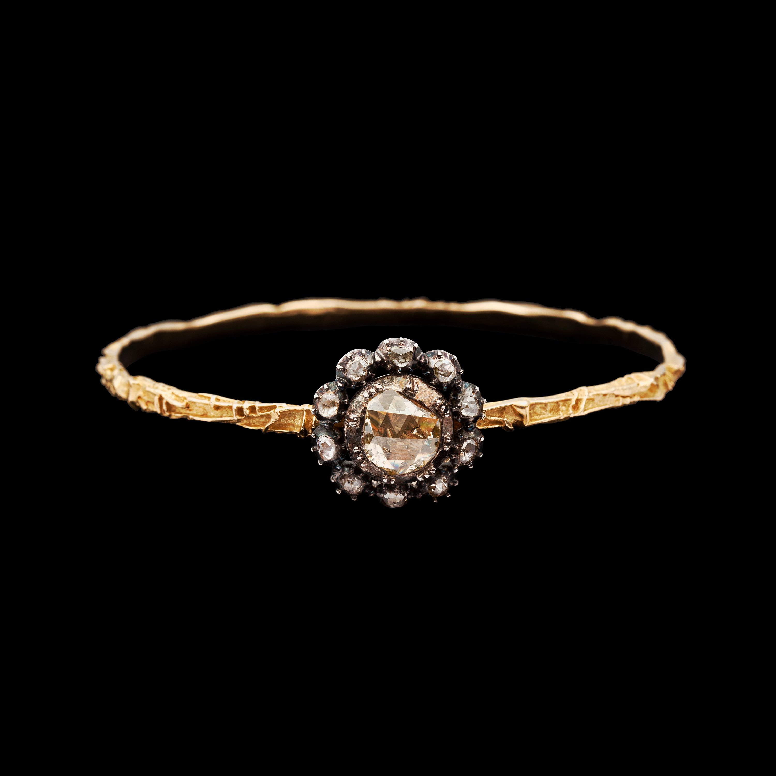 A rose cut diamond bangle. - Bukowskis