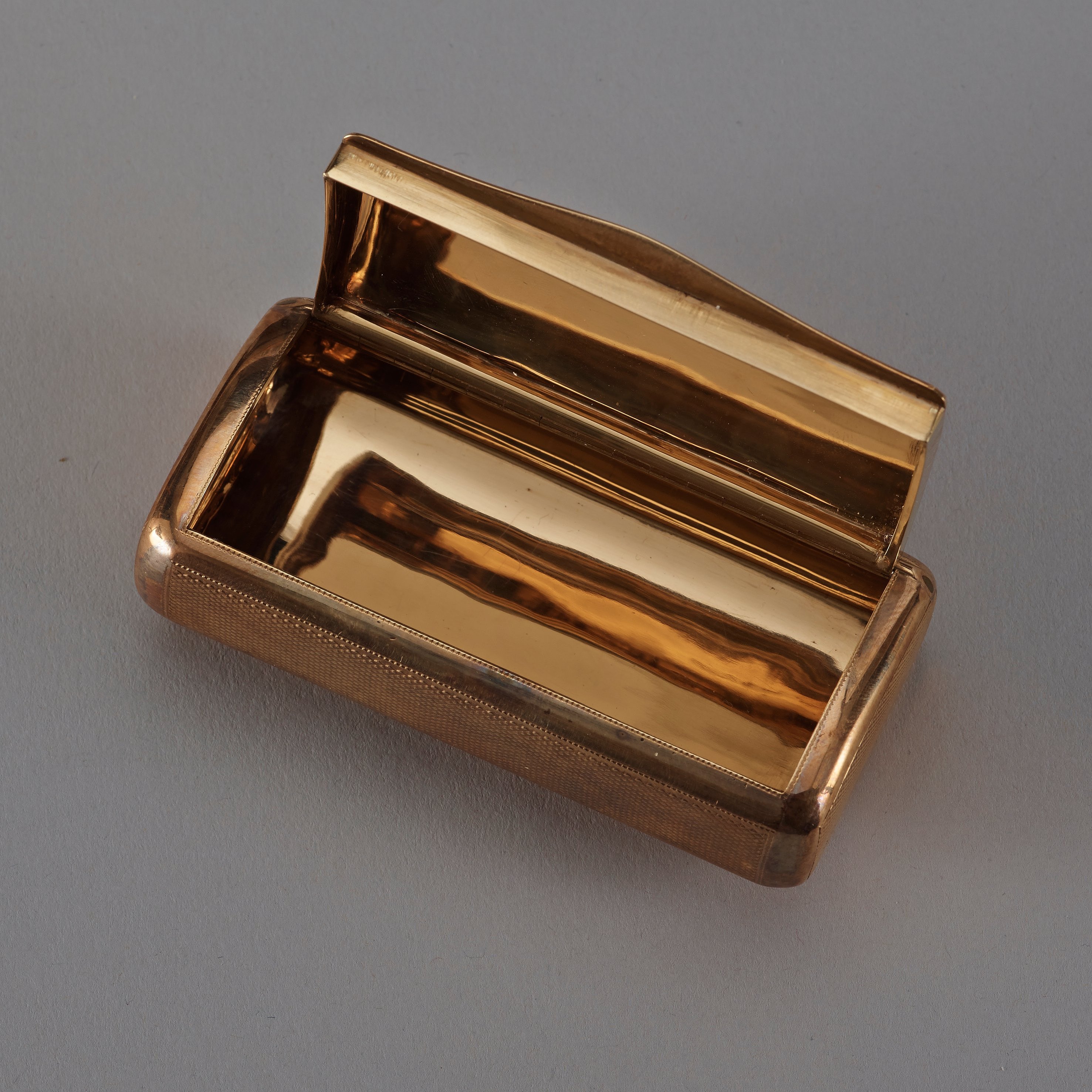 SNUSDOSA, guld 14K, ostämplad, 1800-tal. - Bukowskis