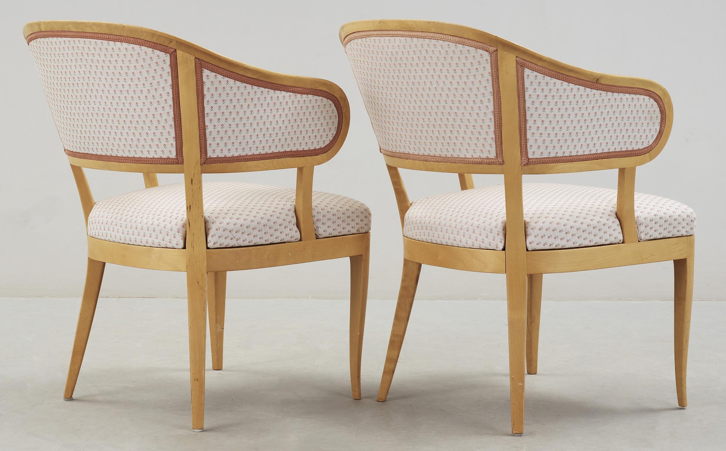 KARMSTOLAR, ett par, Carl Malmsten. "Jonas Love", brännmärkta CM ...