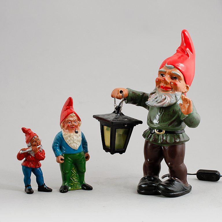 TOMTAR, 3 st, terrakotta, en märkt Heissner, Tyskland. - Bukowskis