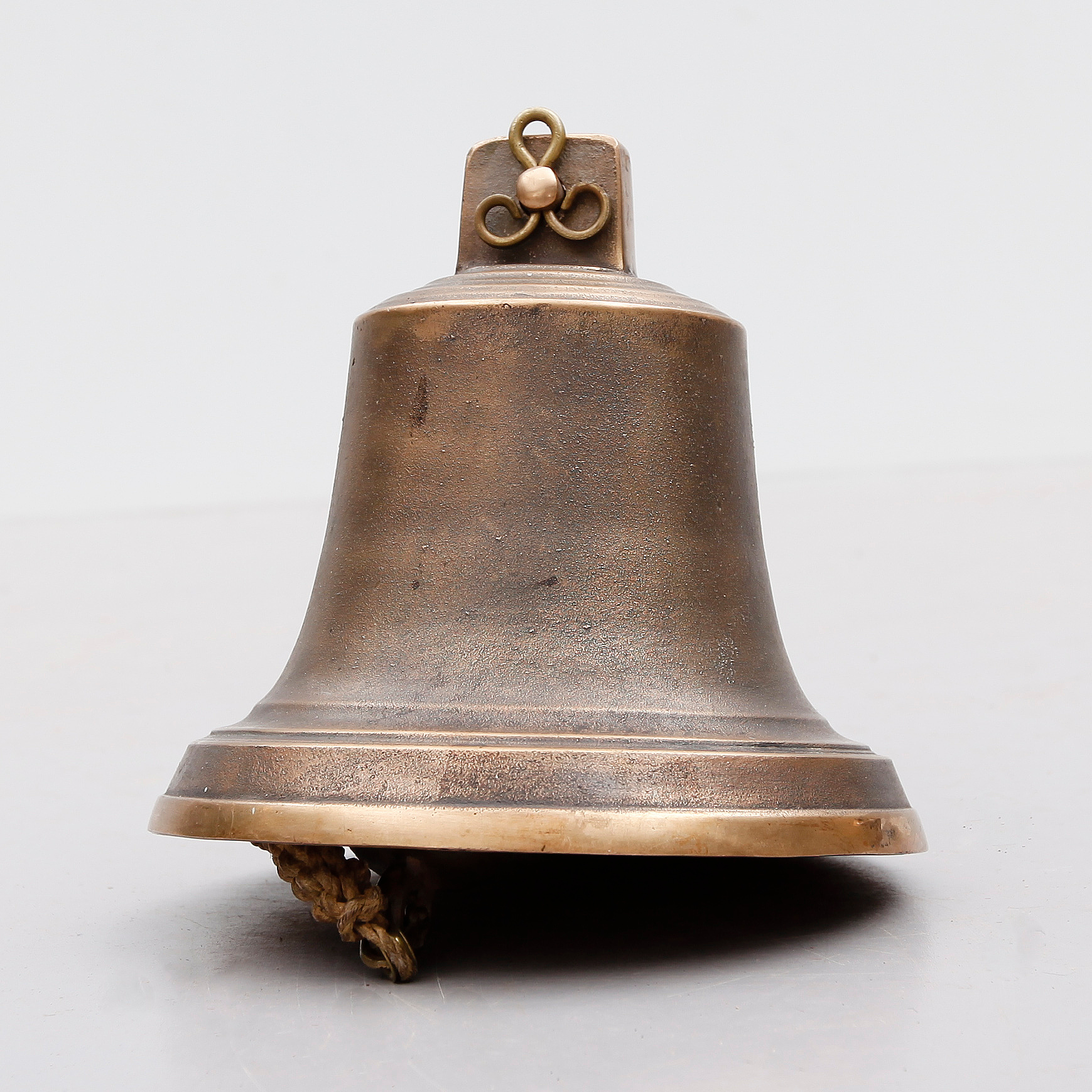 SKEPPSKLOCKA, malm, Lars Lindgren, Umeå, 1977. - Bukowskis