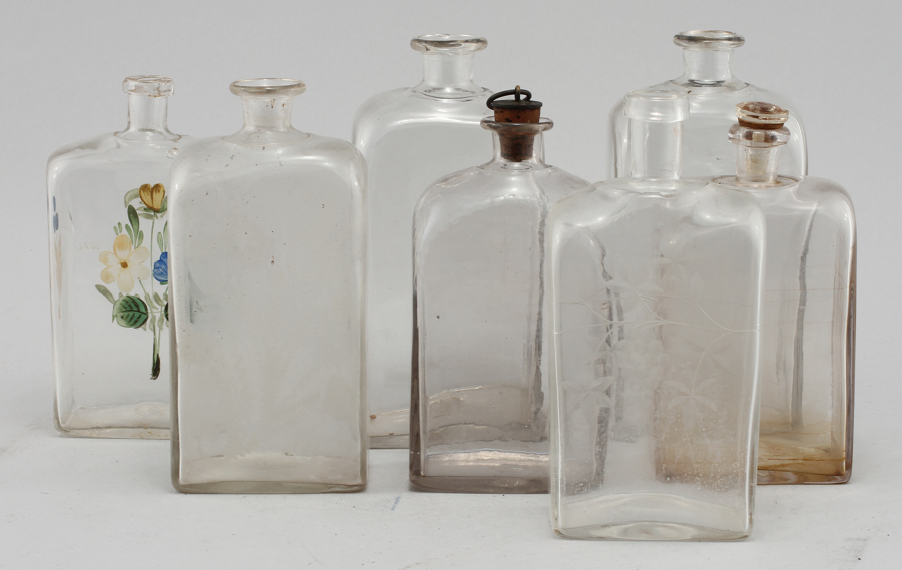 SCHATULL MED FLASKOR, 1800-tal. - Bukowskis