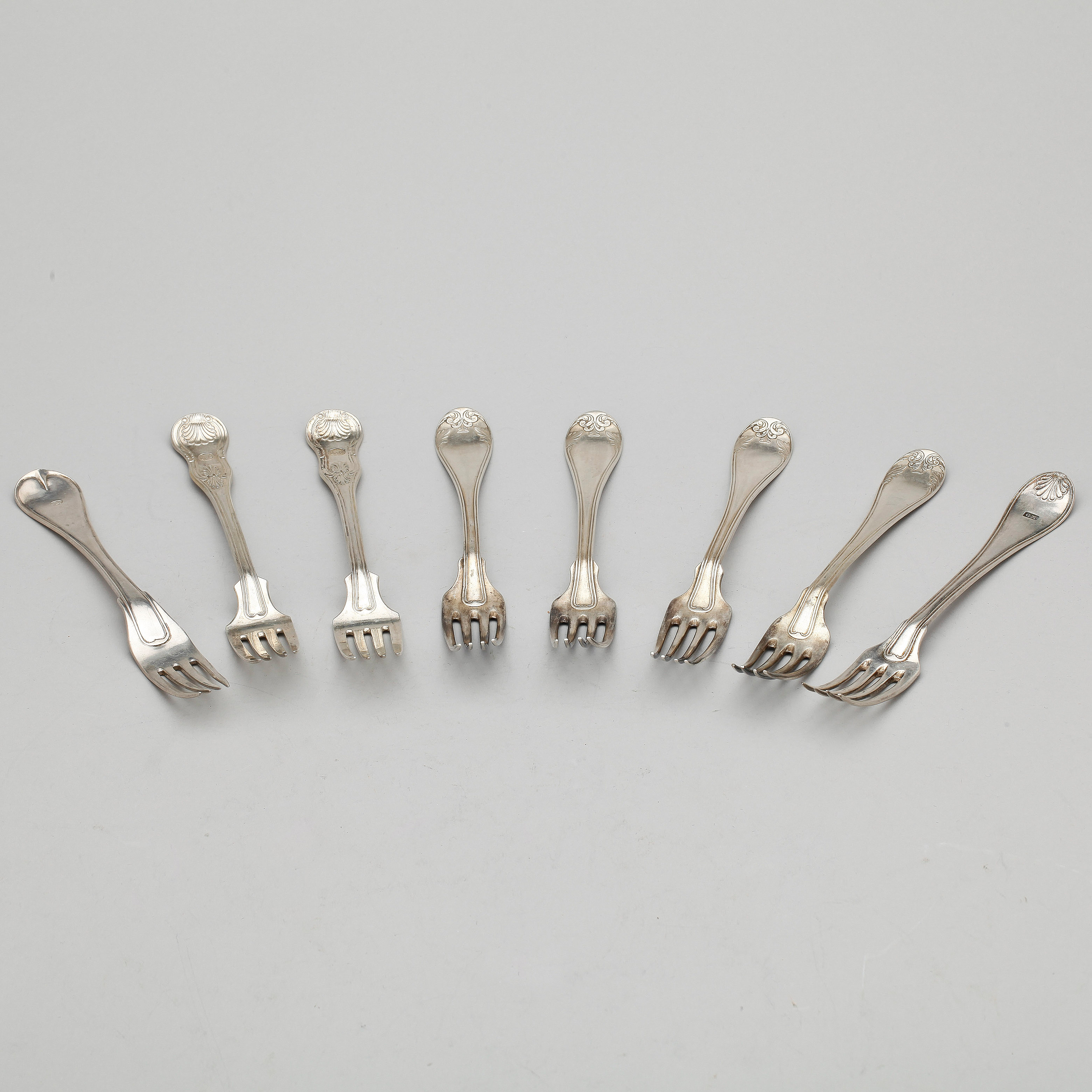 GAFFLAR, 8 st, silver, bland annat Zethelius Stockholm 1830. Total vikt ...