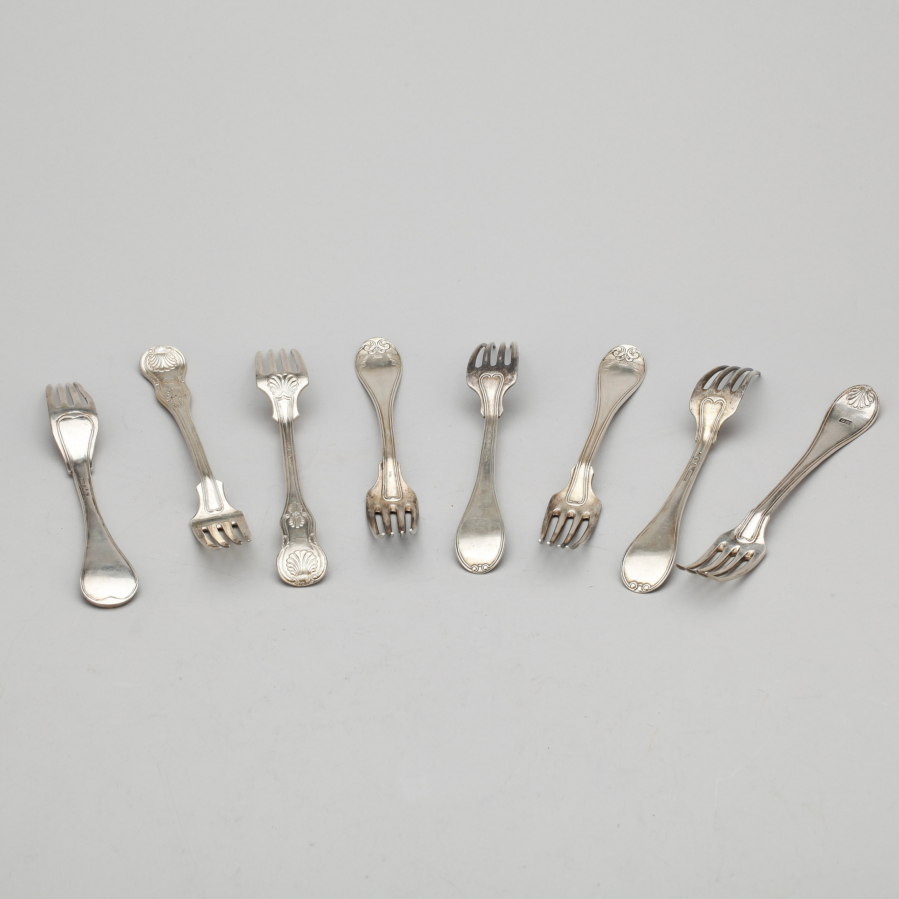 GAFFLAR, 8 st, silver, bland annat Zethelius Stockholm 1830. Total vikt ...