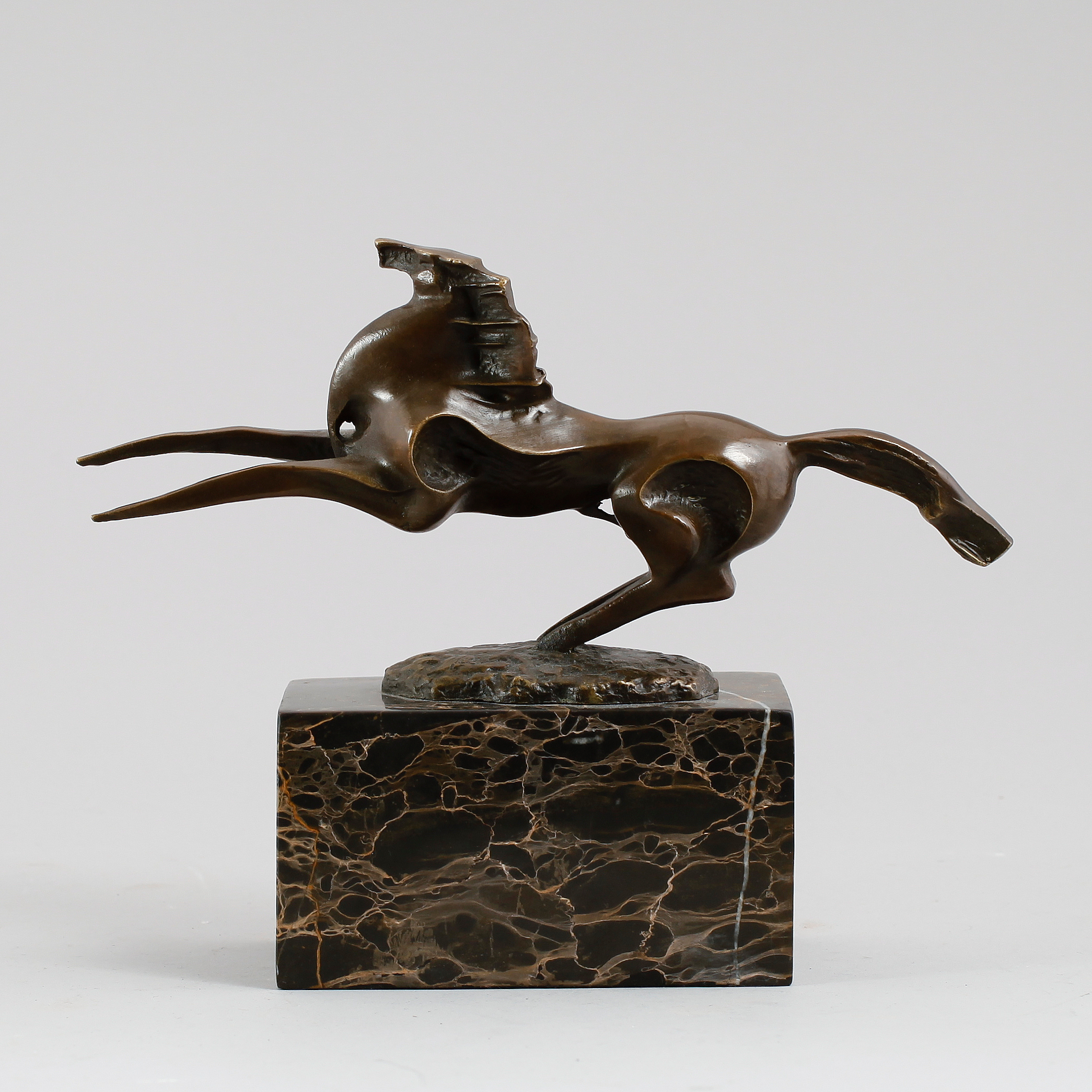 MAX MILO, skulptur, brons, "Galopperande hingst", signerad. - Bukowskis