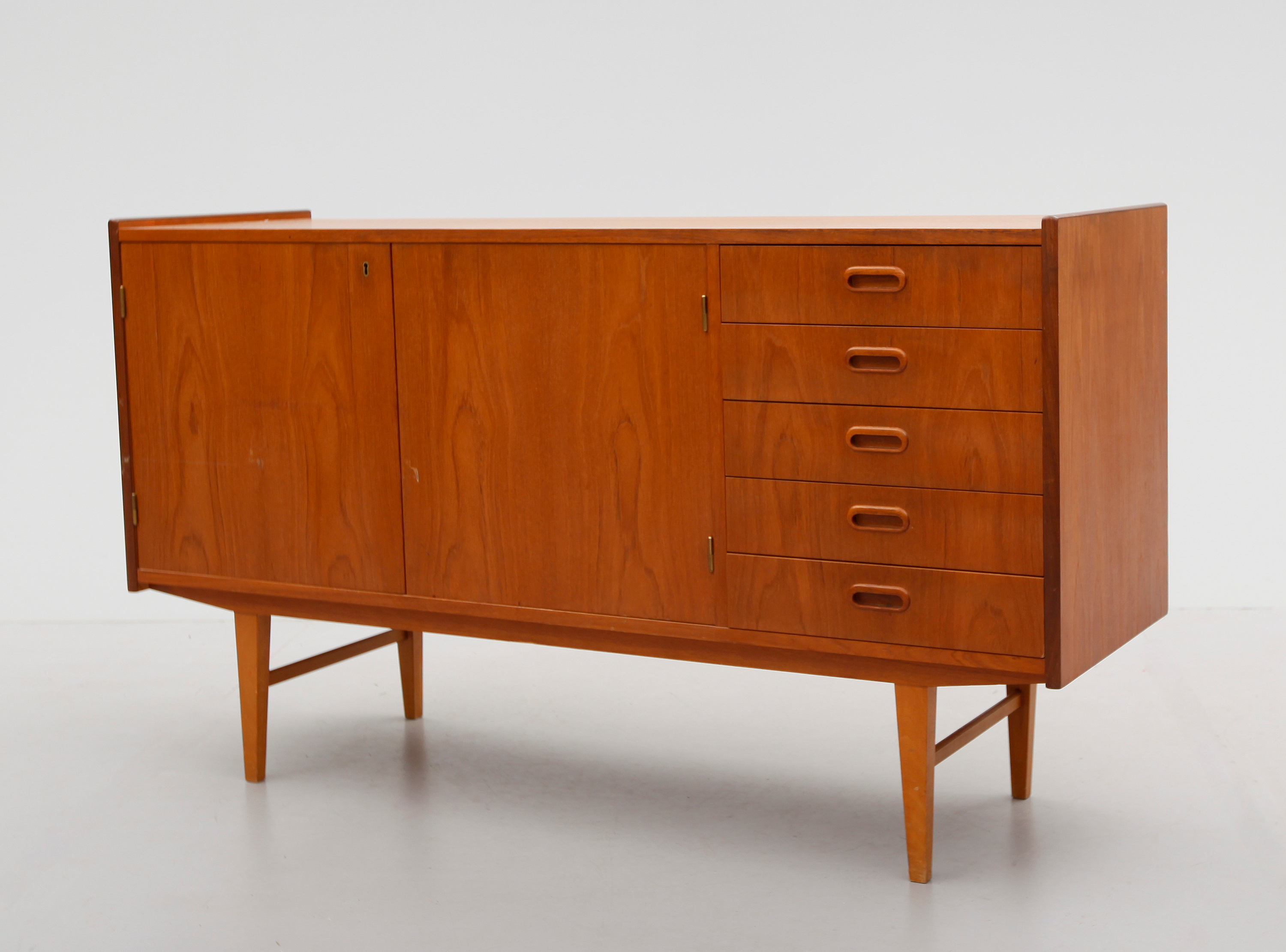SIDEBOARD, 1960-/70-tal. - Bukowskis
