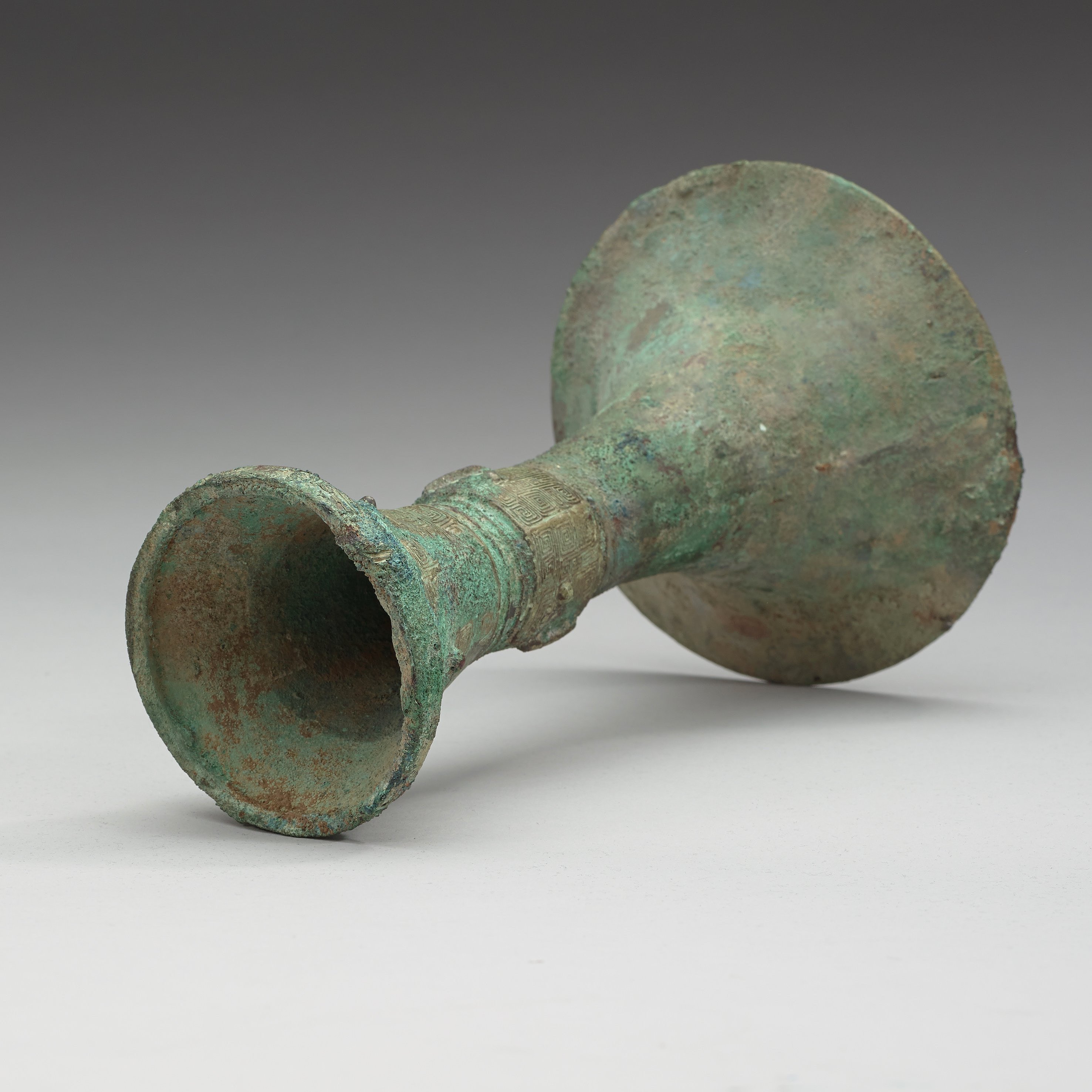 An archaic bronze ritual libation vessel (Gu), Shang Dynasty (1600 BC ...