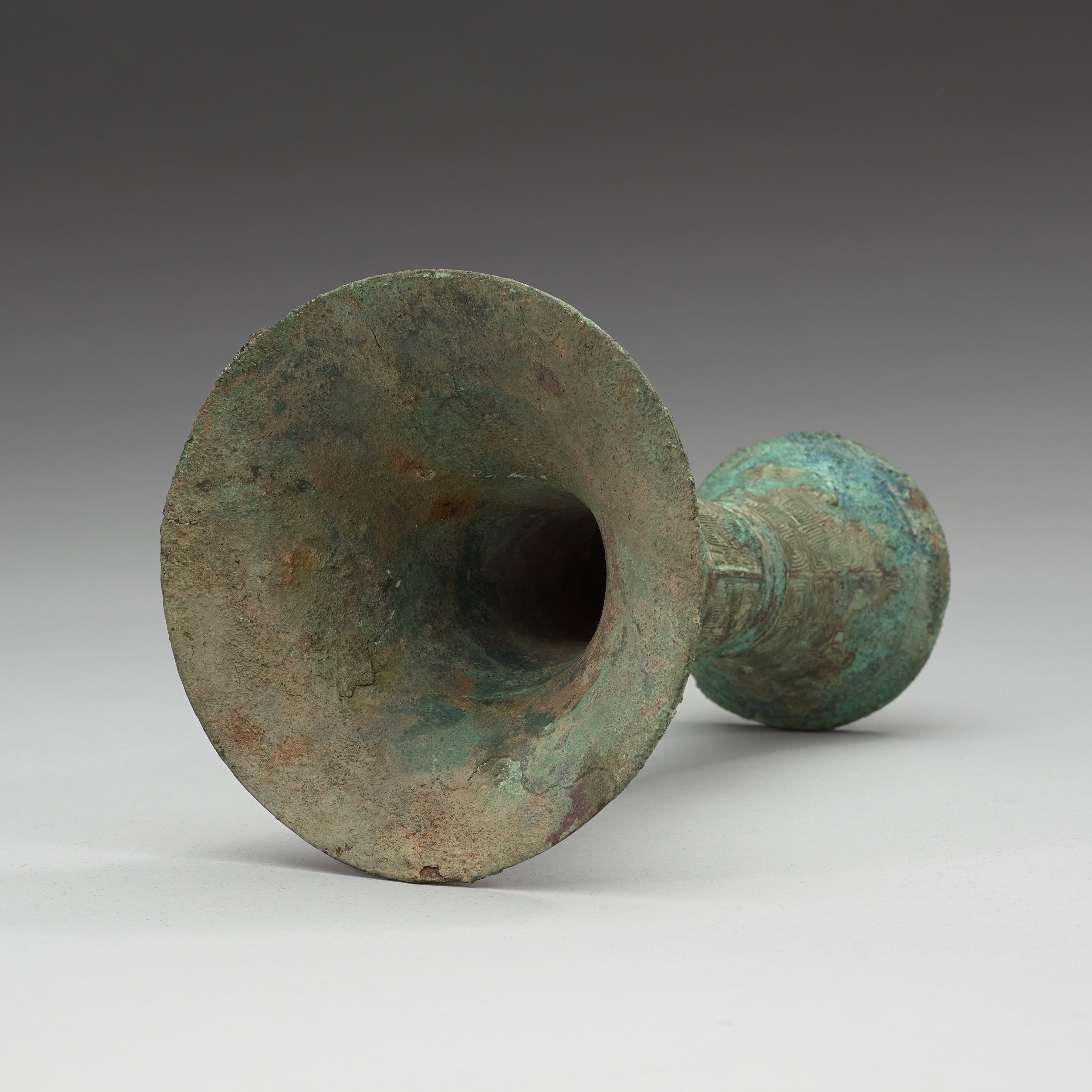 An archaic bronze ritual libation vessel (Gu), Shang Dynasty (1600 BC ...