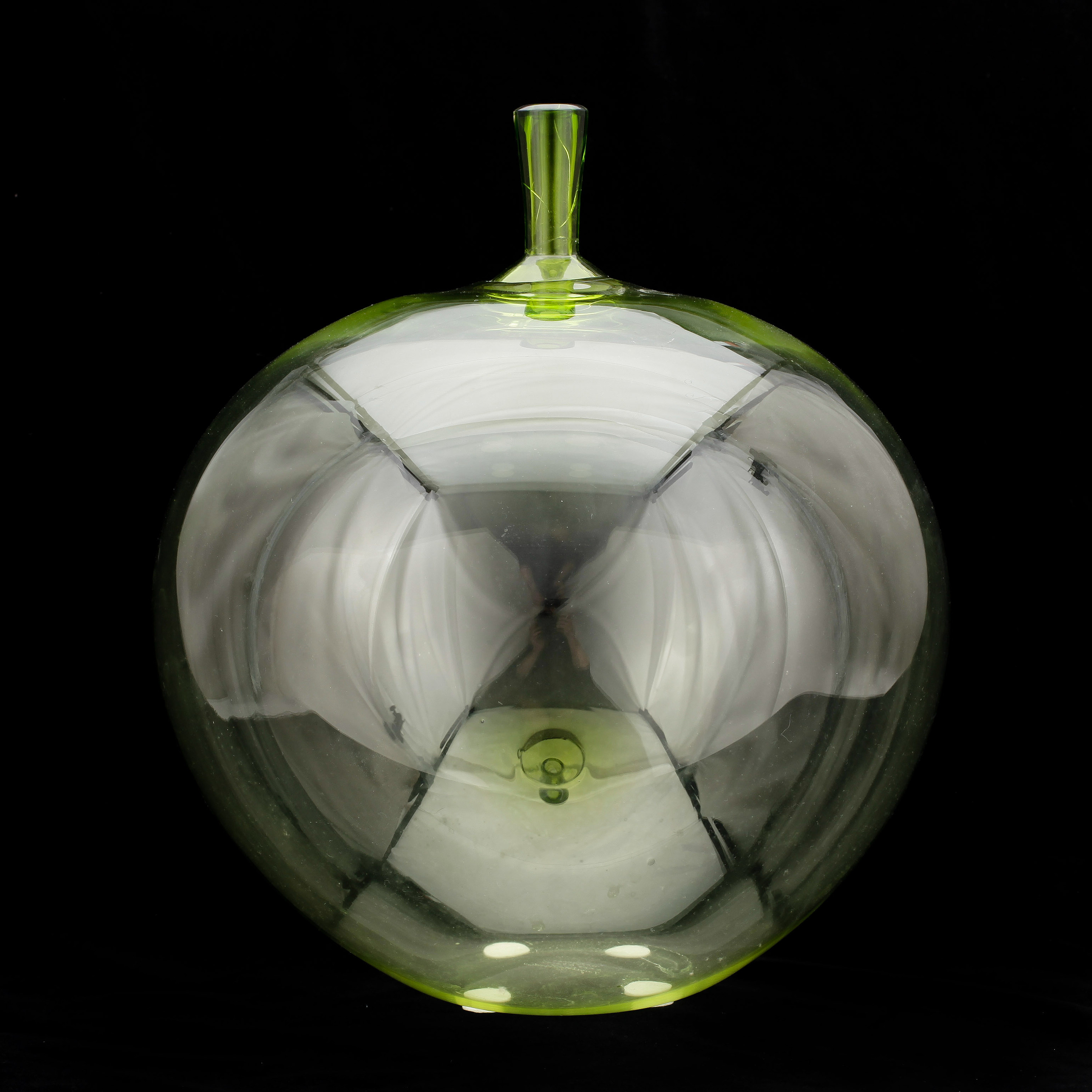 INGEBORG LUNDIN, vas, "Äpplet", Orrefors. - Bukowskis