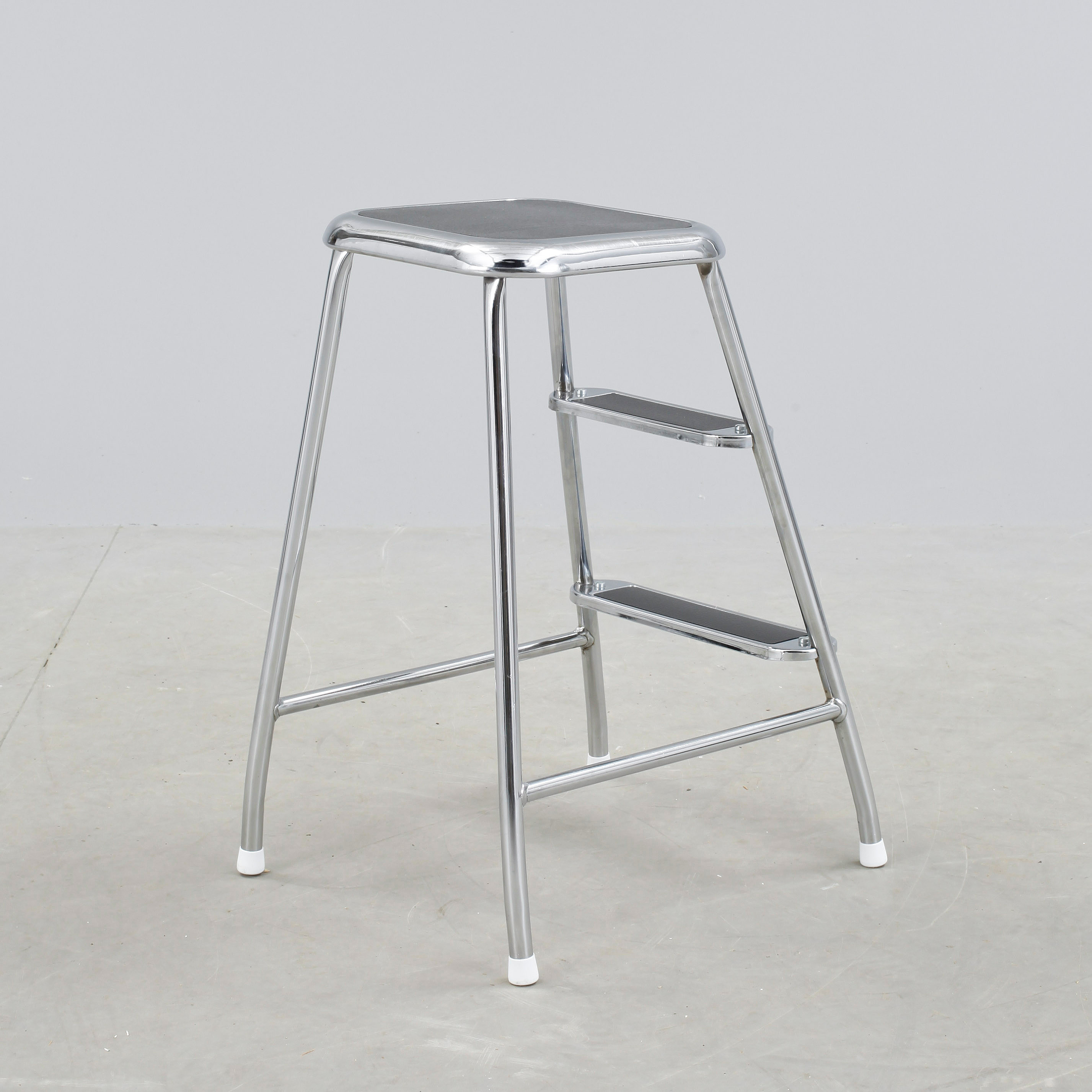 STEGPALL. AWAB, 1900-talets andra hälft. - Bukowskis