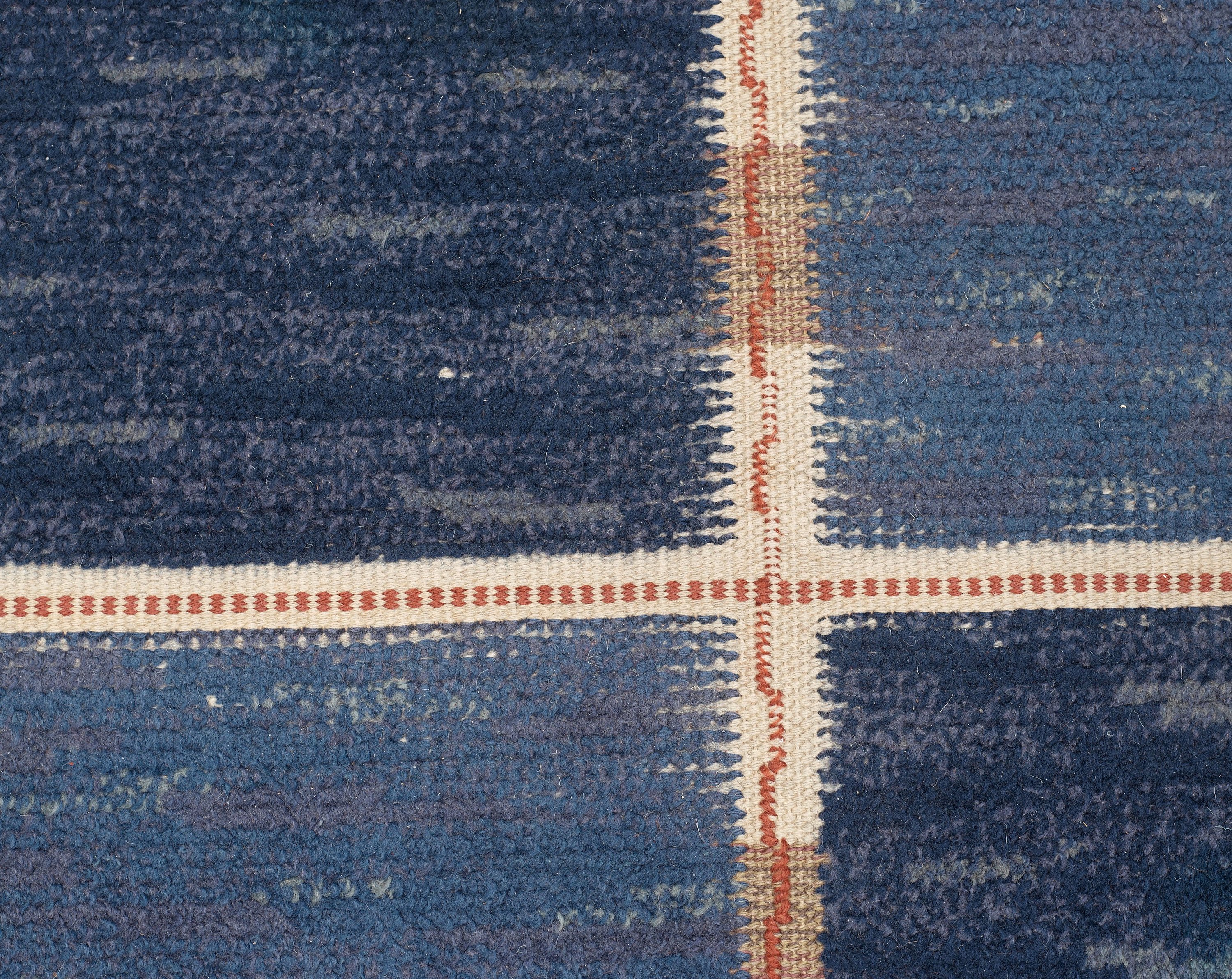 MATTA. "Rutig blå halvflossa". Reliefflossa. 302,5 x 203,5 cm. Signerad ...