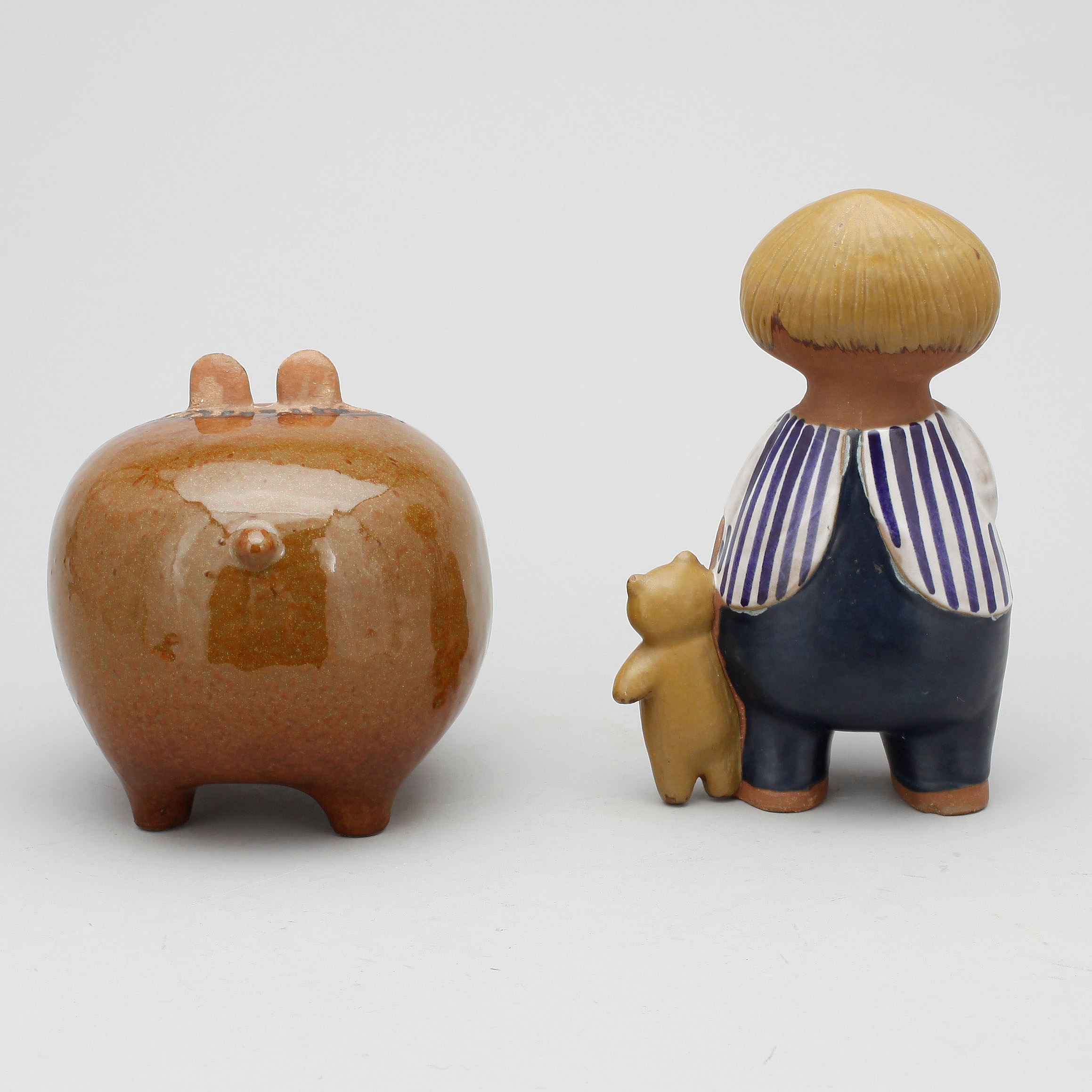 FIGURER, 2 st, stengods, Lisa Larson, Gustavsberg, 1900-talets andra hälft. - Bukowskis