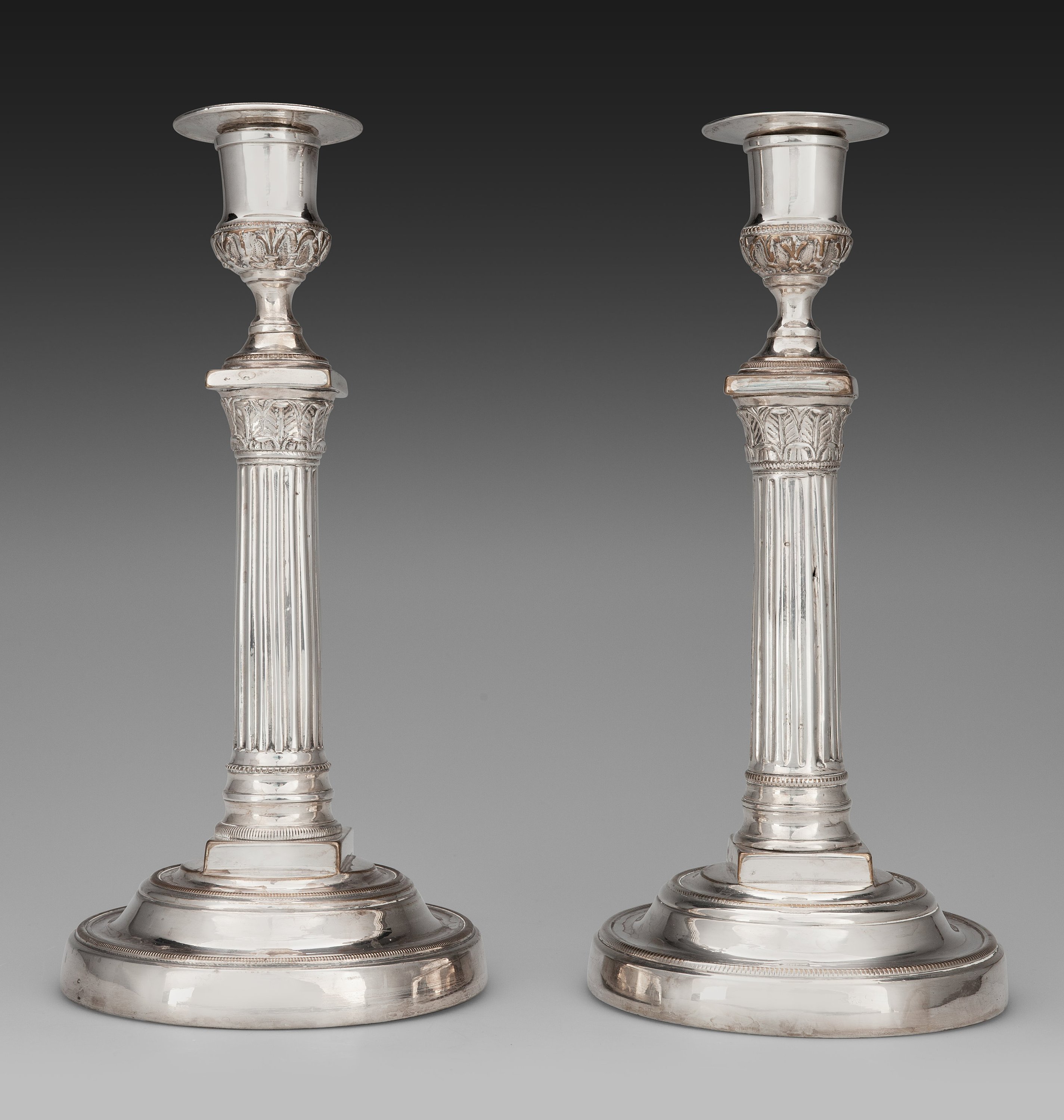 A PAIR CANDLESTICKS. - Bukowskis