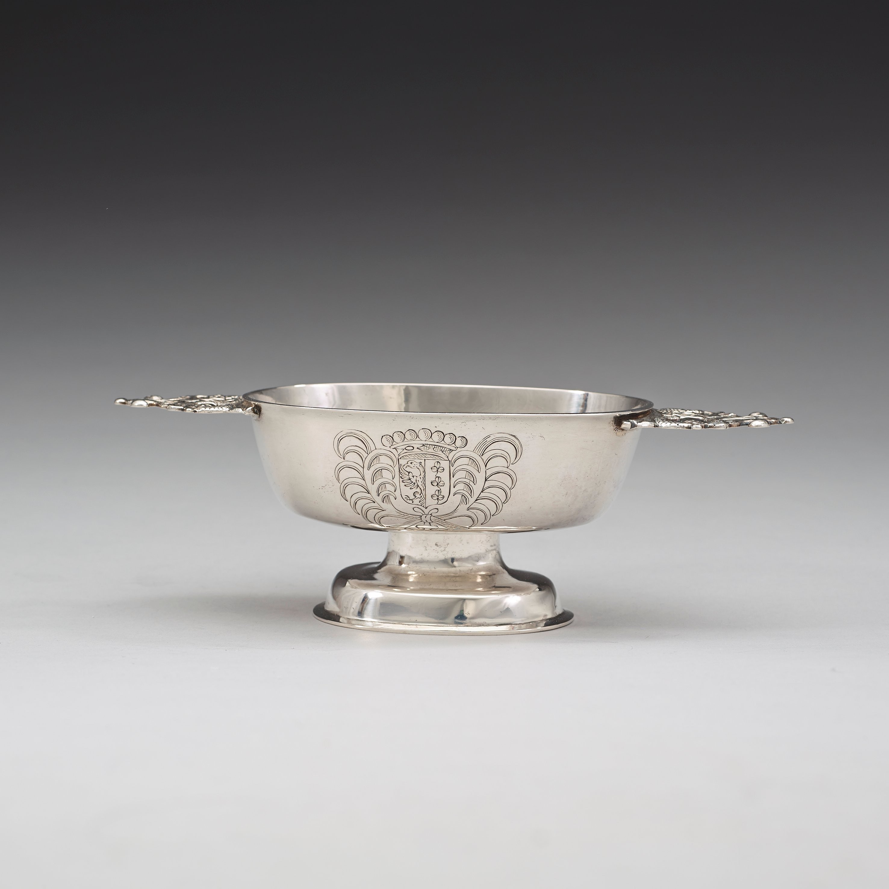 A Dutch 18th century silver bowl, unidentified makers mark HP. - Bukowskis