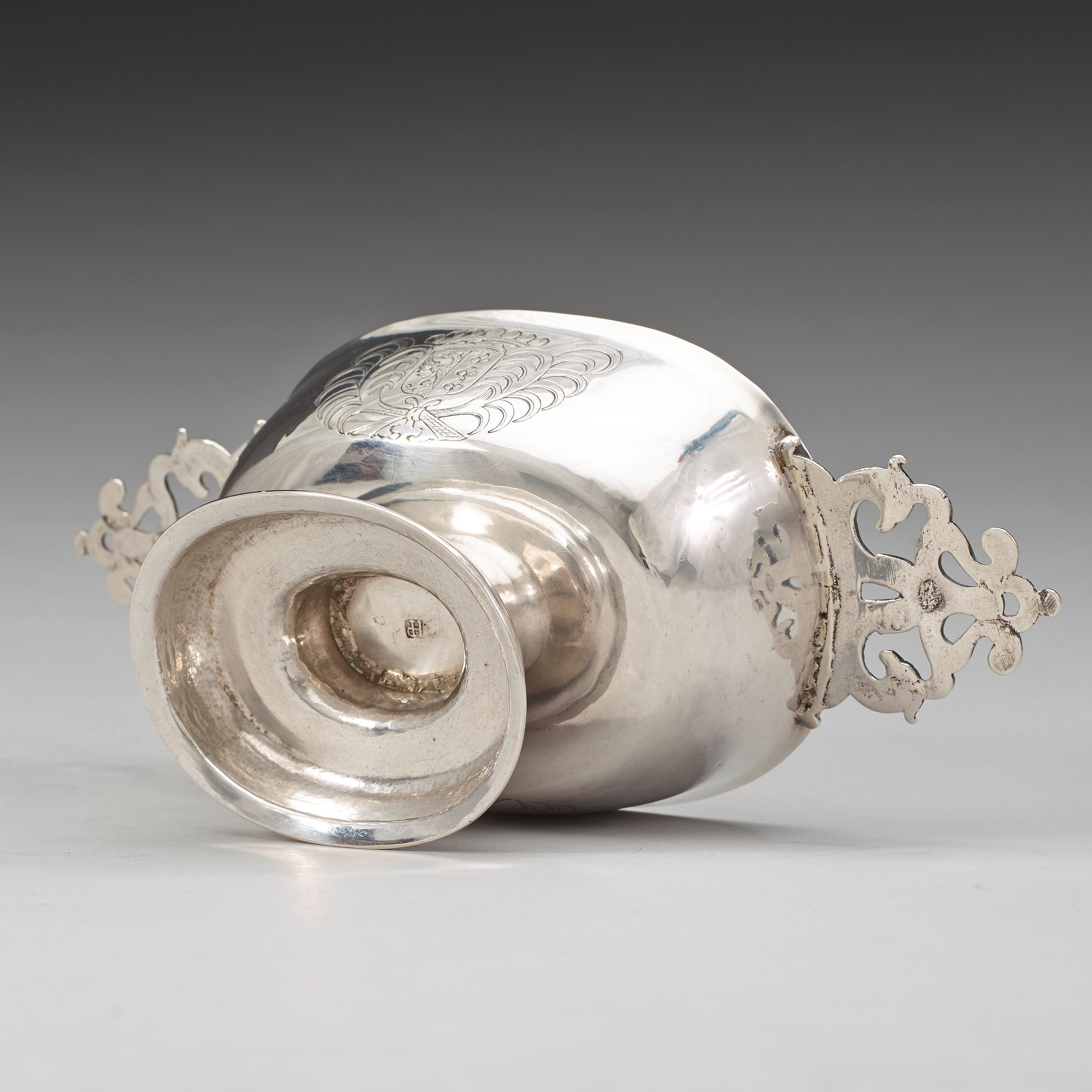 A Dutch 18th century silver bowl, unidentified makers mark HP. - Bukowskis