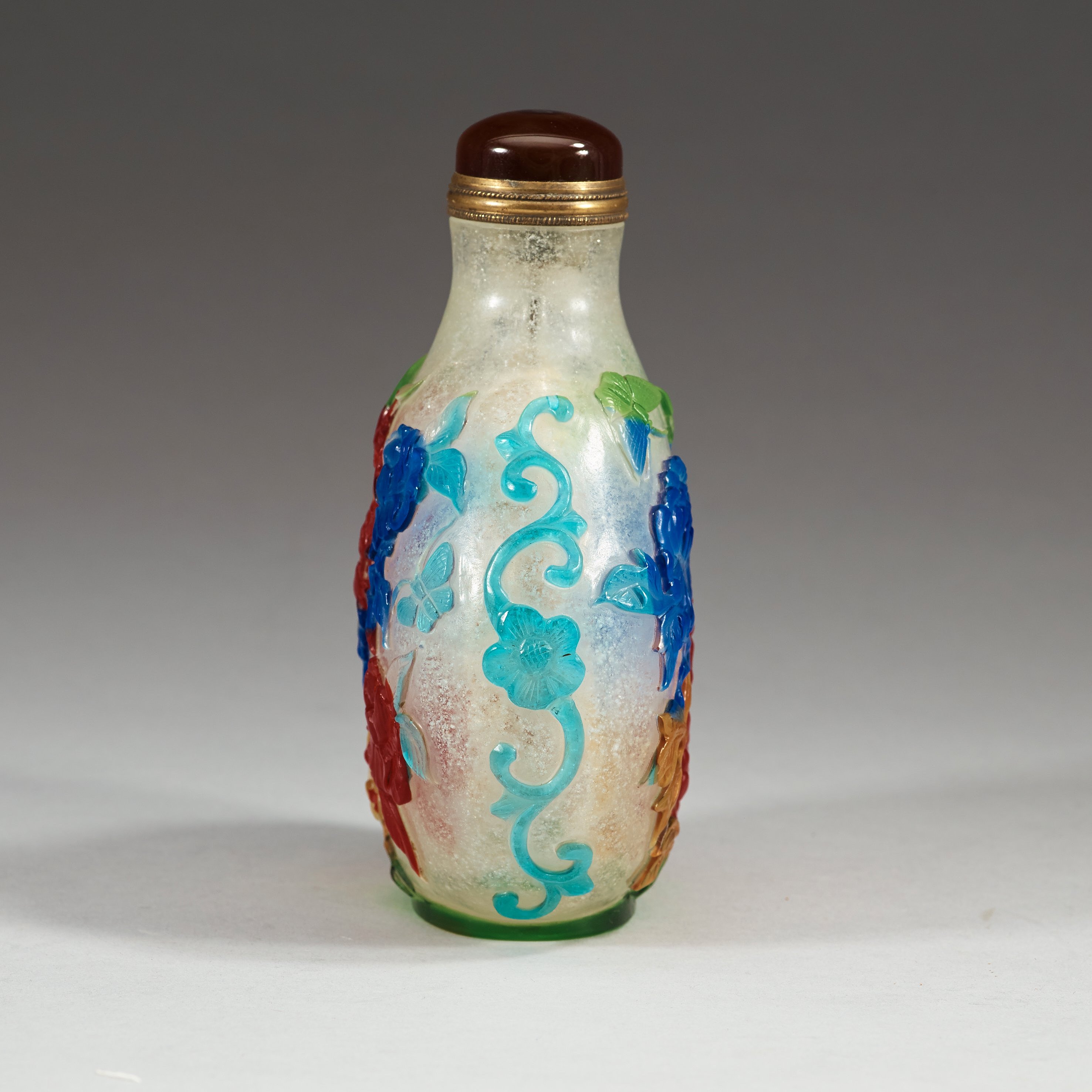 A large Chinese Peking glass snuff bottle with stopper, seal mark to ...