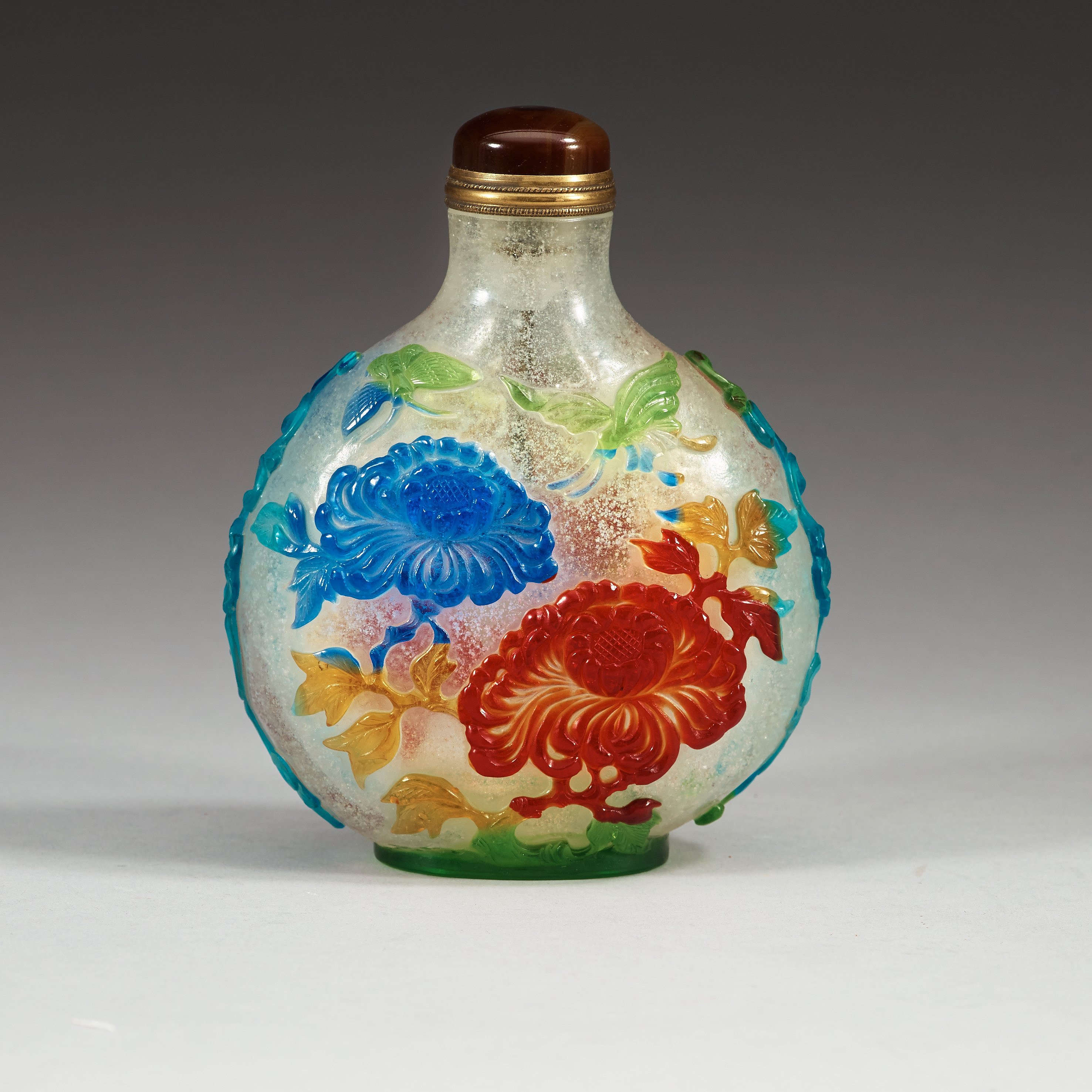 A large Chinese Peking glass snuff bottle with stopper, seal mark to ...
