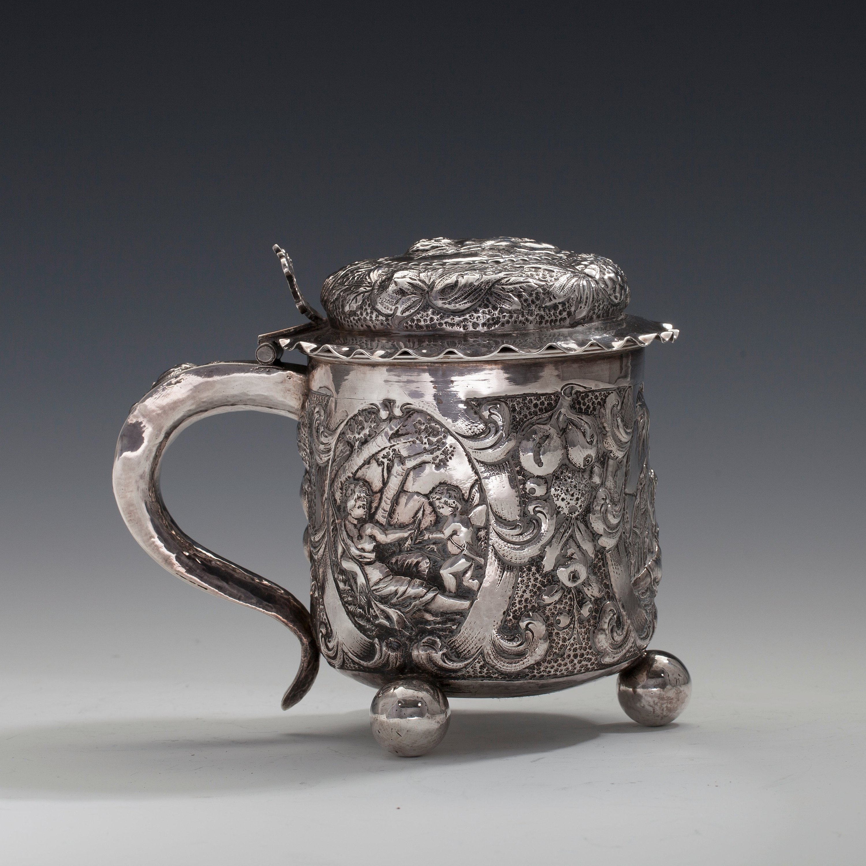 A TANKARD silver. Germany 1800 s. Height 13 cm. Weight 414 g. - Bukowskis