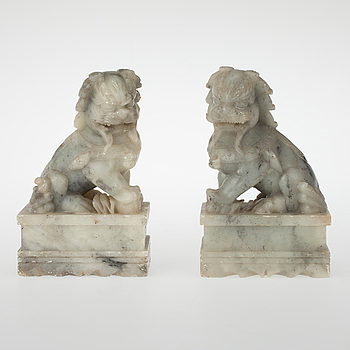 FO-HUNDAR, ett par, soapstone, Kina 1900-tal. - Bukowskis