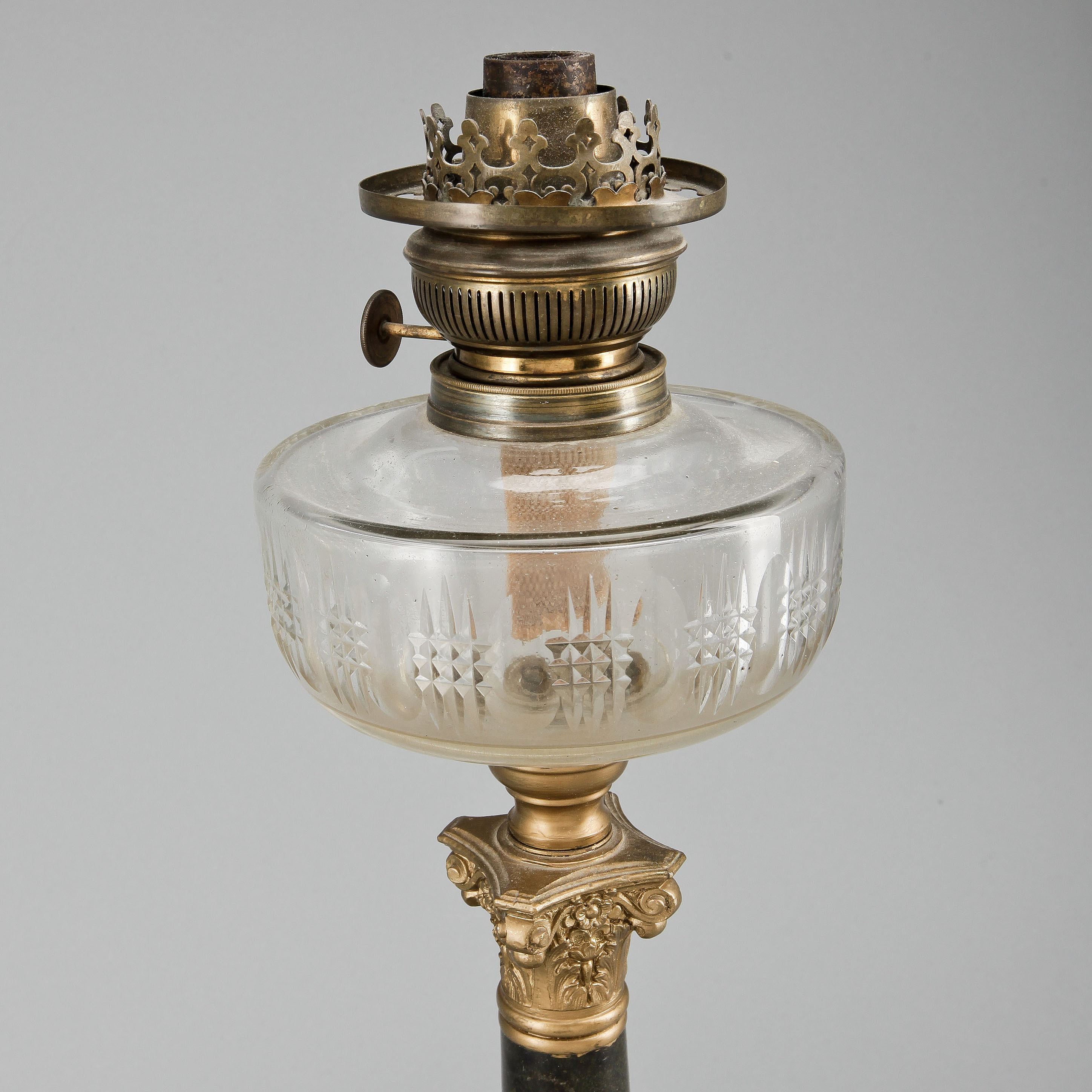 FOTOGENLAMPA, mässing, 1900-talets början. - Bukowskis