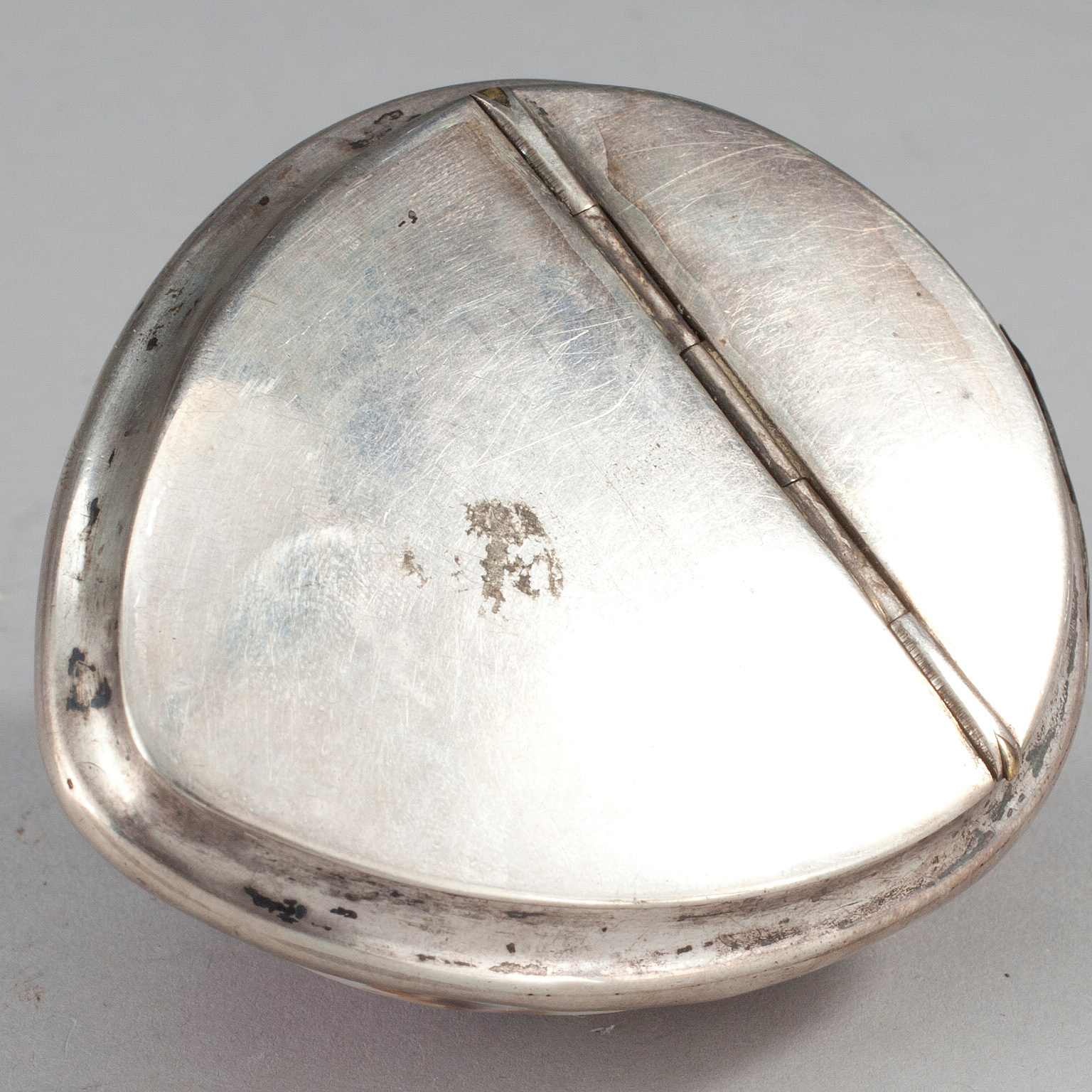 SNUSDOSA, silver och snäcka, Anders Petter Lundqvist (1823-1866 ...