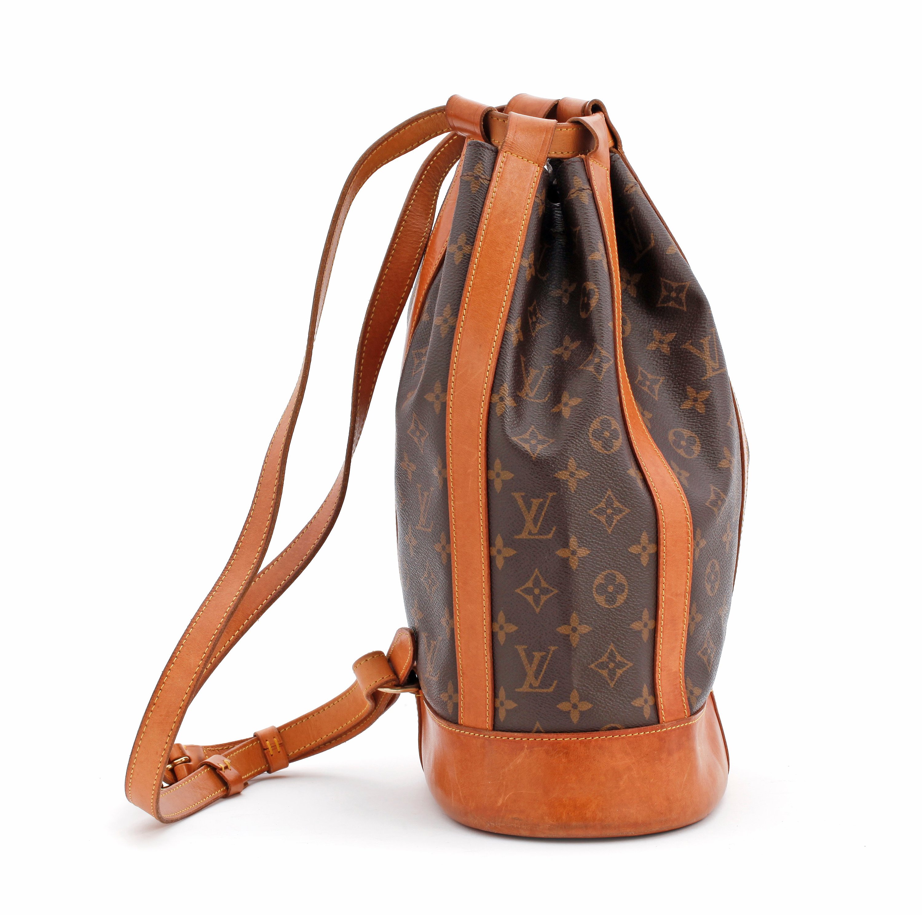 LOUIS VUITTON, axelremsväska, "Randonnee". - Bukowskis